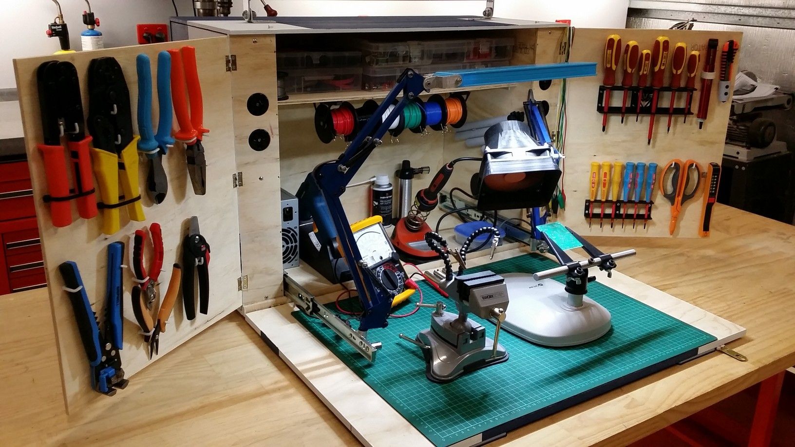 Soundwave Portable Electronics Workstation : 29 Steps (with Pictures ...