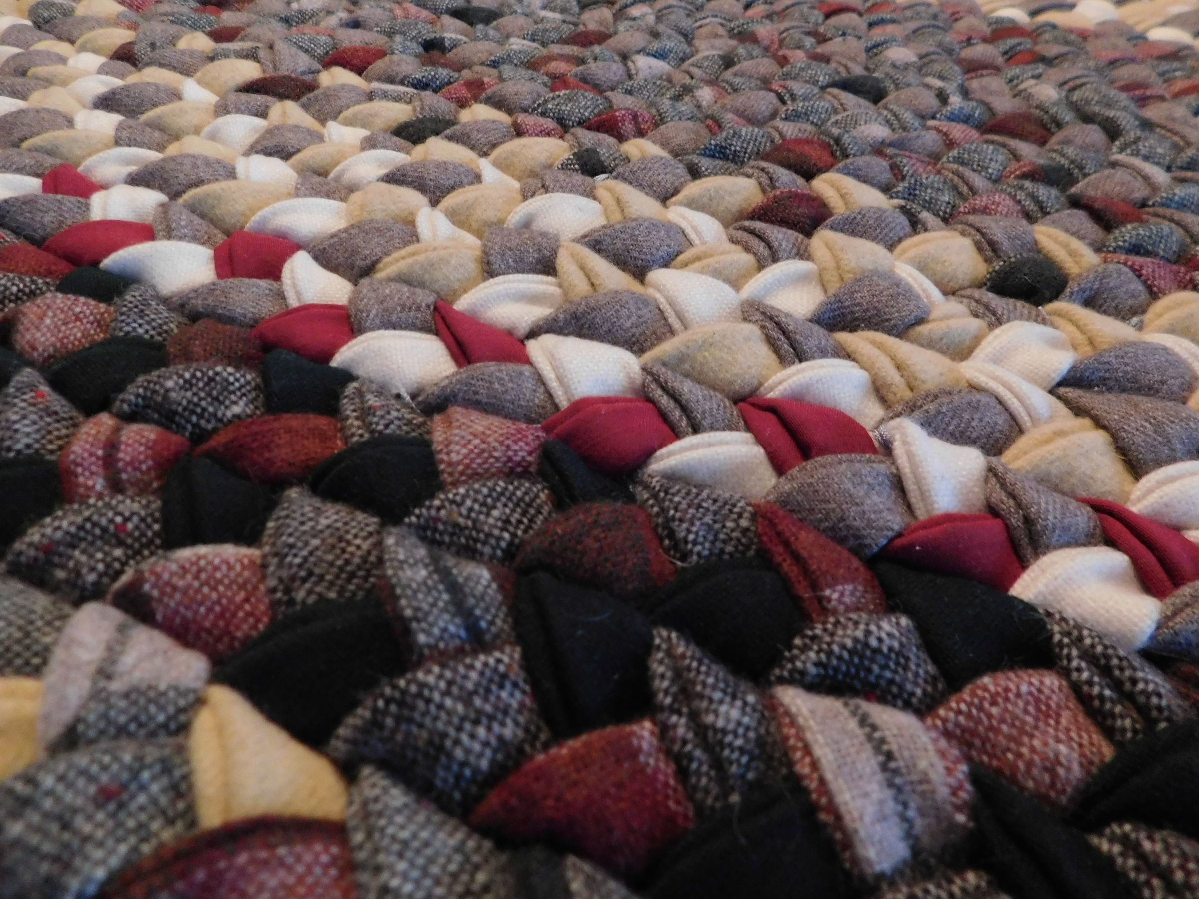 Heirloom Wool Cloth Braided Rug : 7 Steps (with Pictures) - Instructables