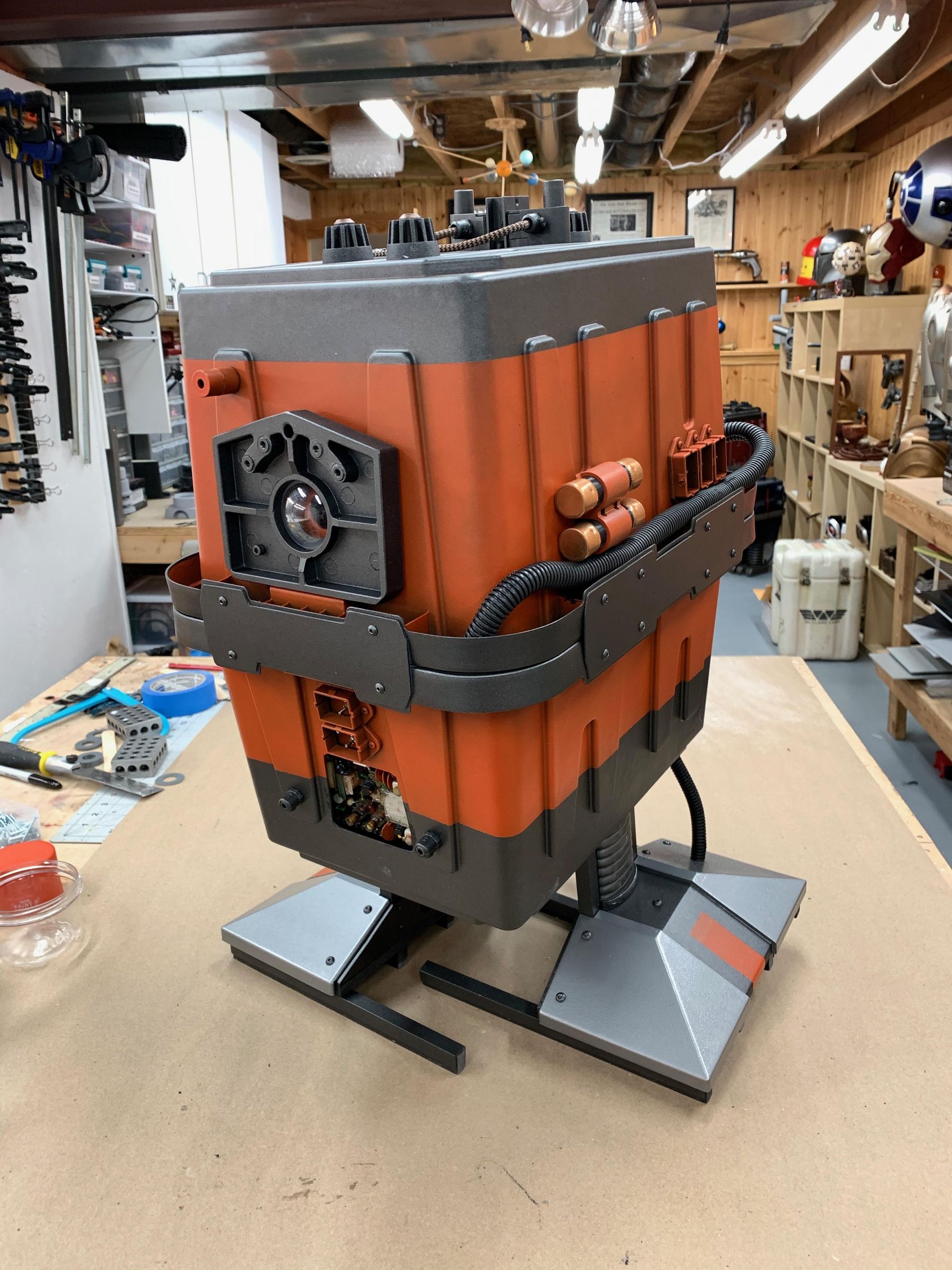 Walking Gonk Droid : 9 Steps (with Pictures) - Instructables