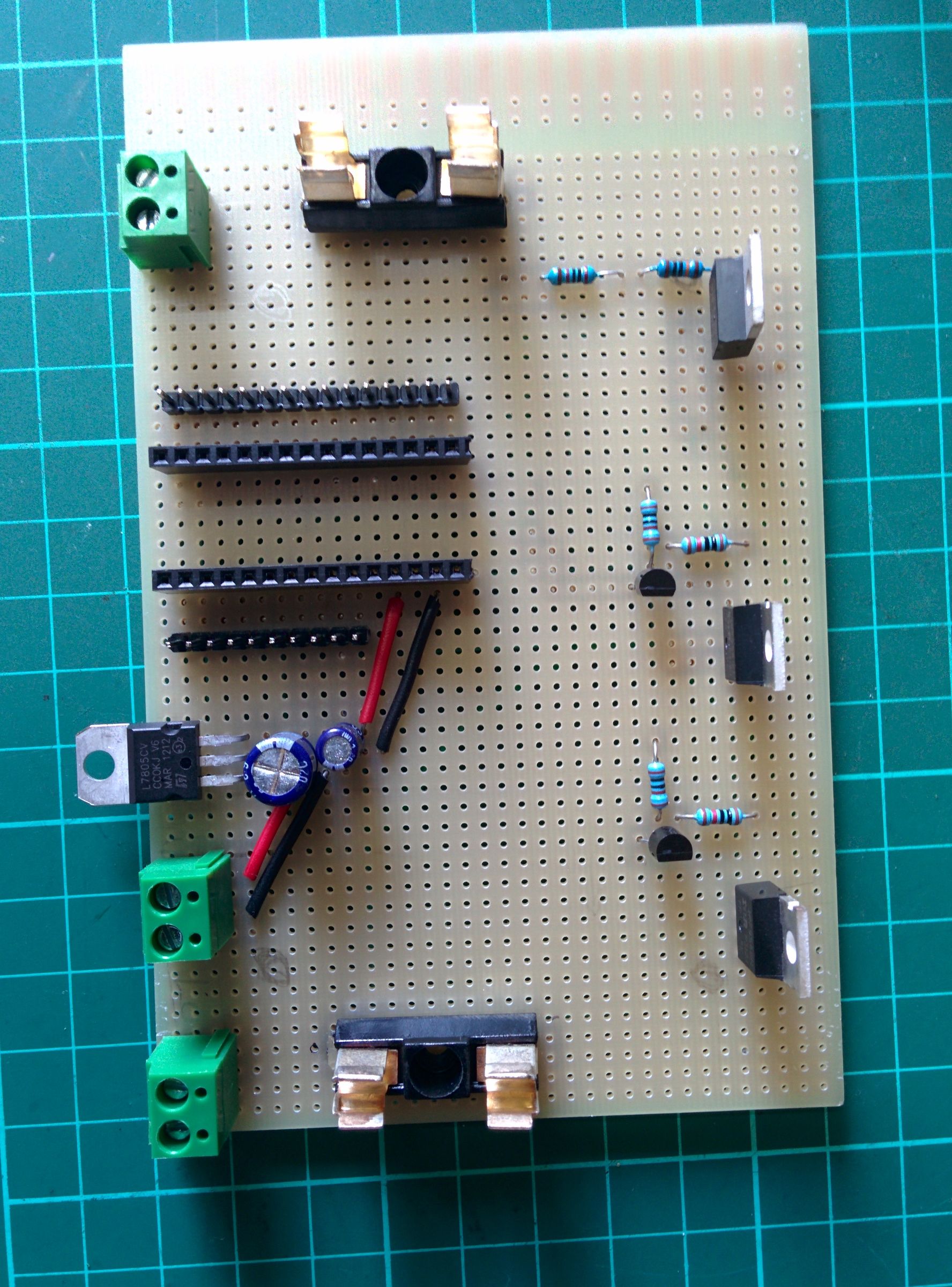 ARDUINO SOLAR CHARGE CONTROLLER ( Version 2.0) : 26 Steps (with ...