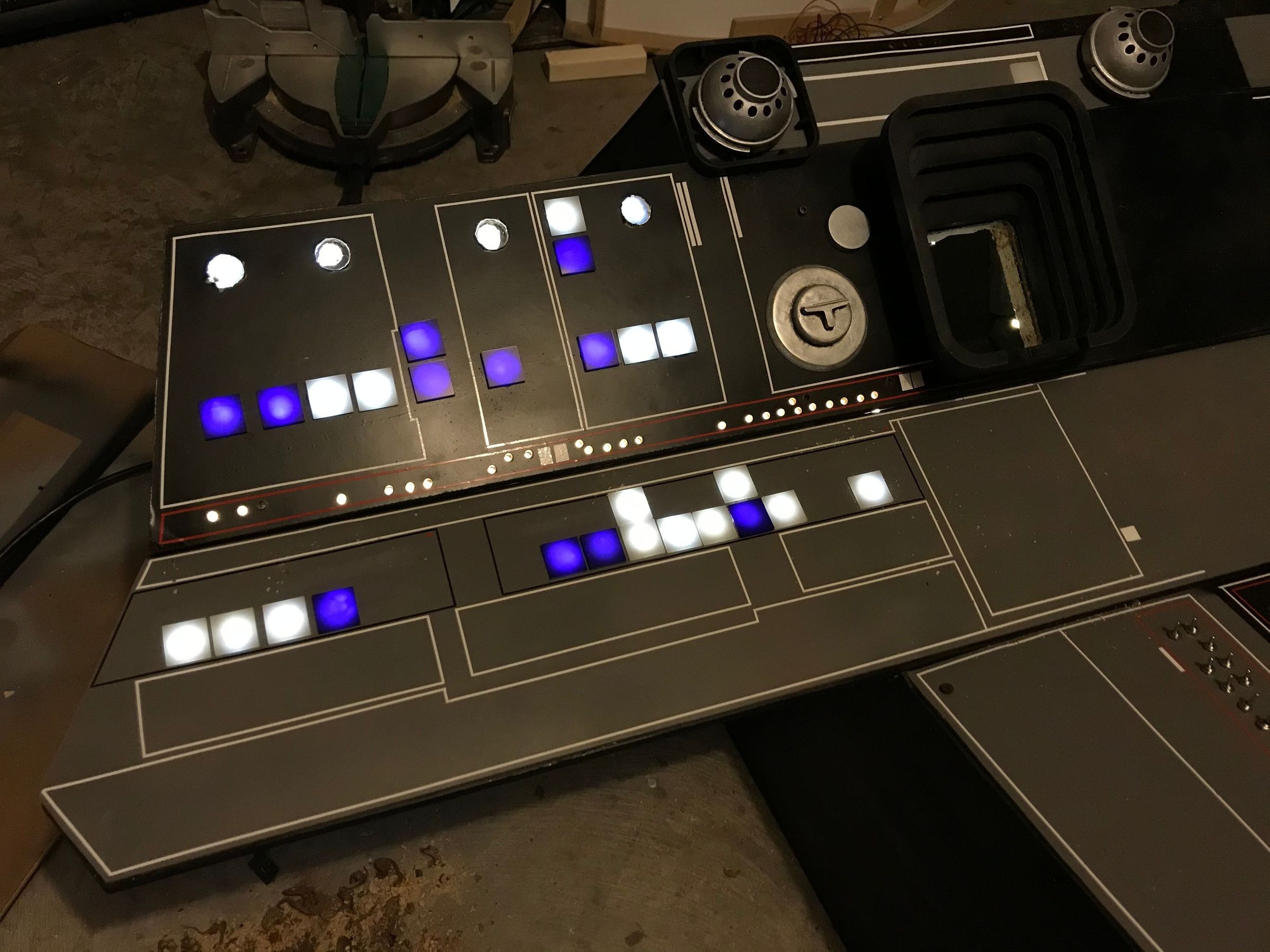 Millennium Falcon Dashboard (Full Scale Garage Build) : 7 Steps (with ...