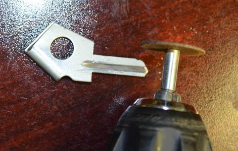 Make a Working Key From Scrap Metal by Reverse Engineering a Lock : 9 ...