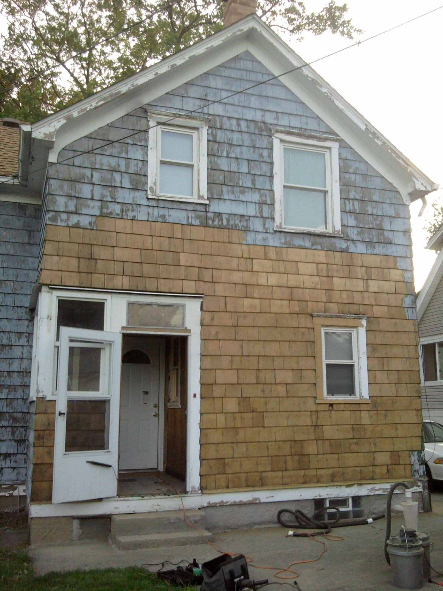 Refinish and Stain Wood Siding : 4 Steps (with Pictures) - Instructables