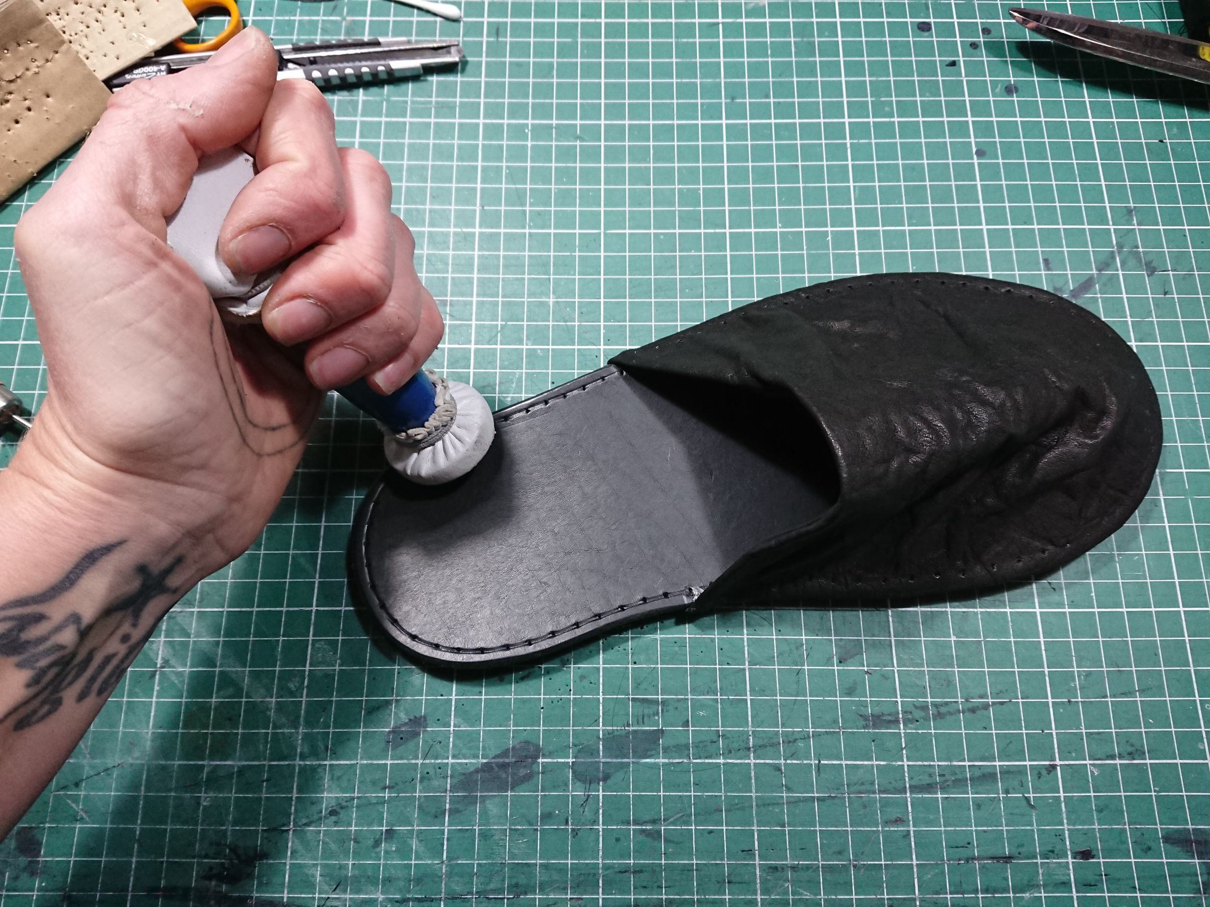 Making Leather Slippers : 9 Steps (with Pictures) - Instructables