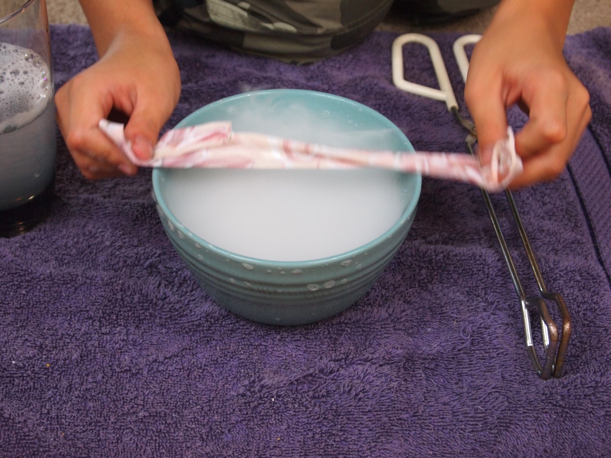 Dry Ice Bubble Project for Kids : 4 Steps (with Pictures) - Instructables
