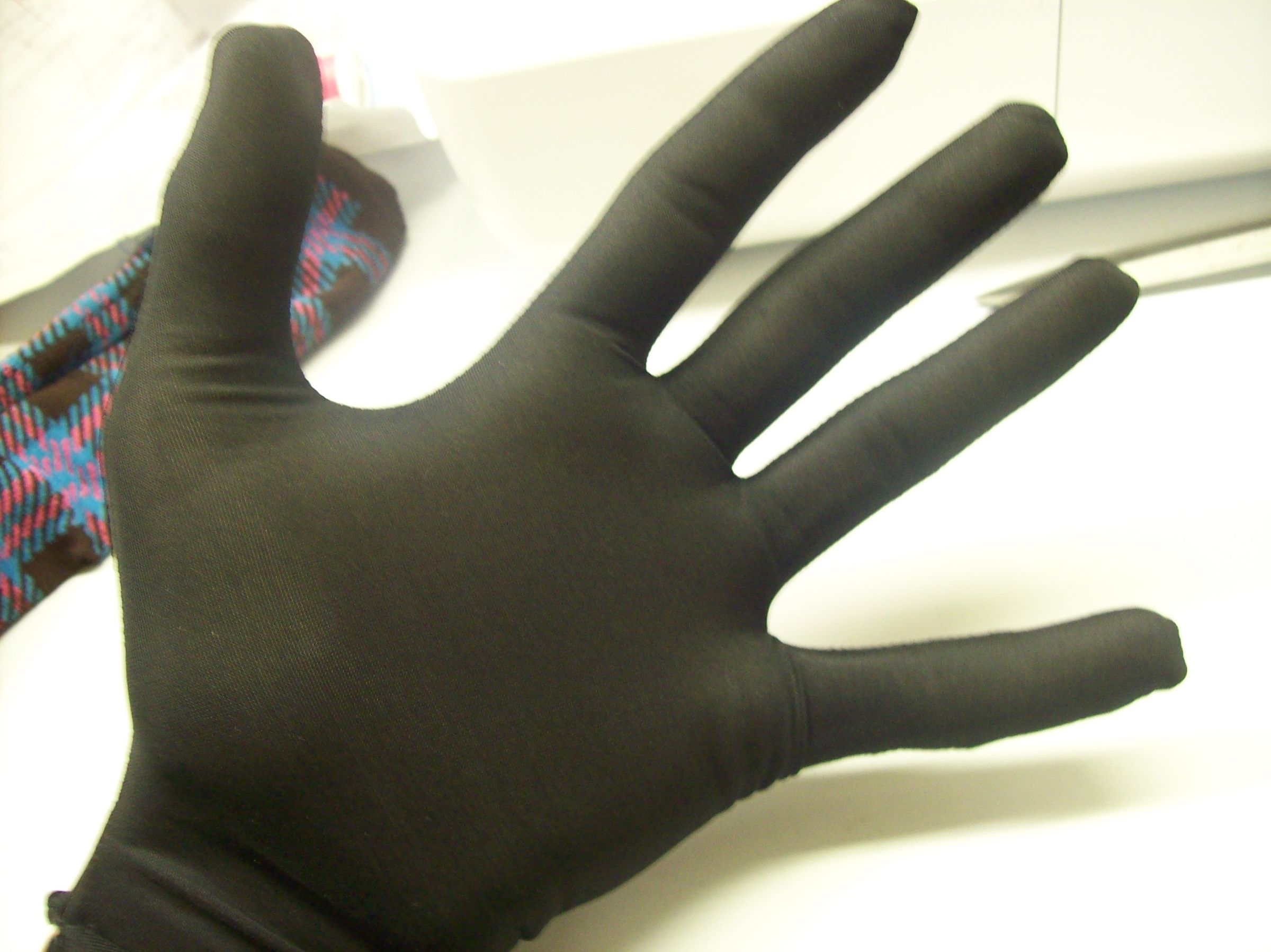 Make Gloves for Yourself : 4 Steps (with Pictures) - Instructables