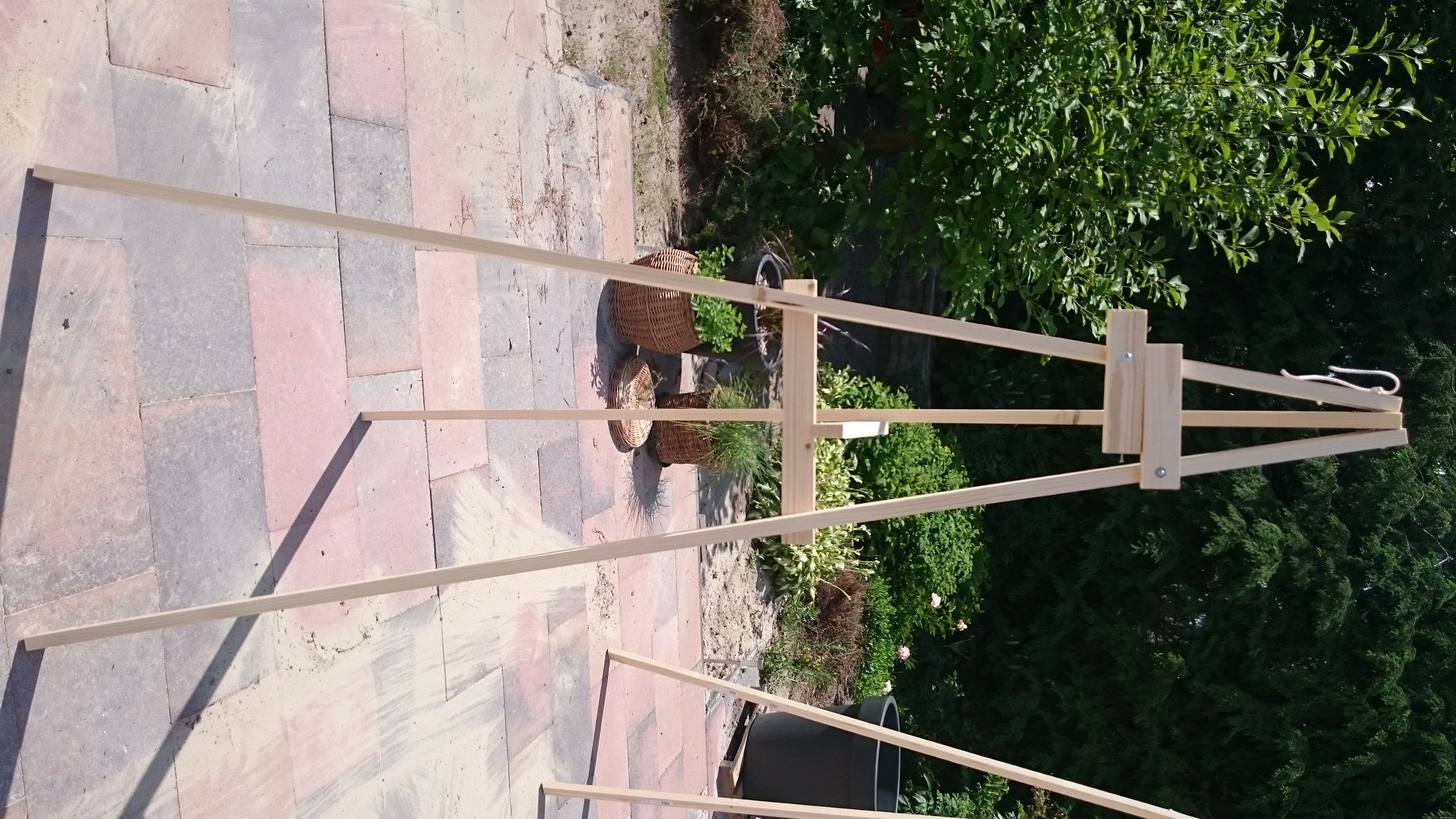Easy DIY and Portable Painting Easel : 5 Steps (with Pictures ...