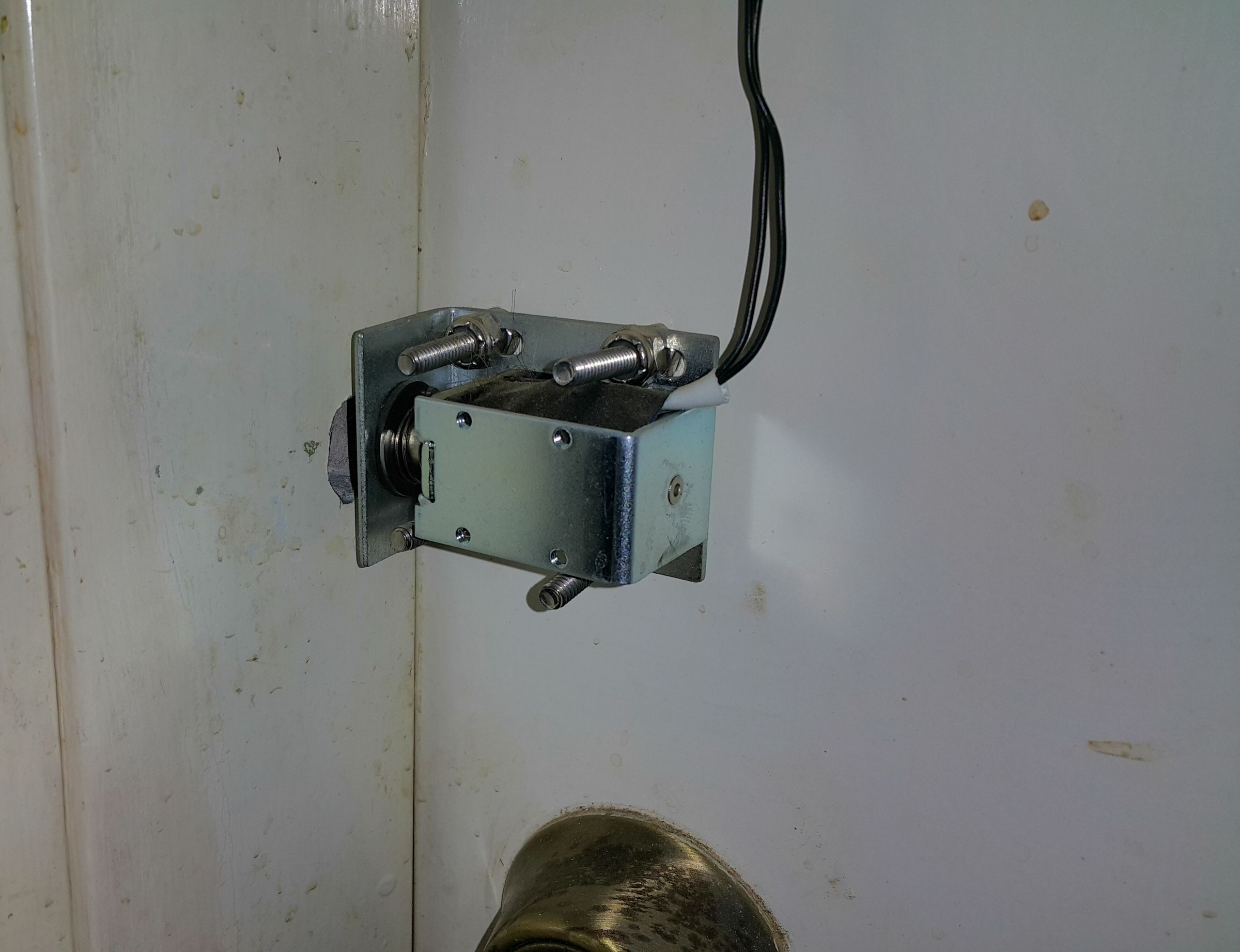 Electronic Door Lock Install DIY! : 5 Steps - Instructables