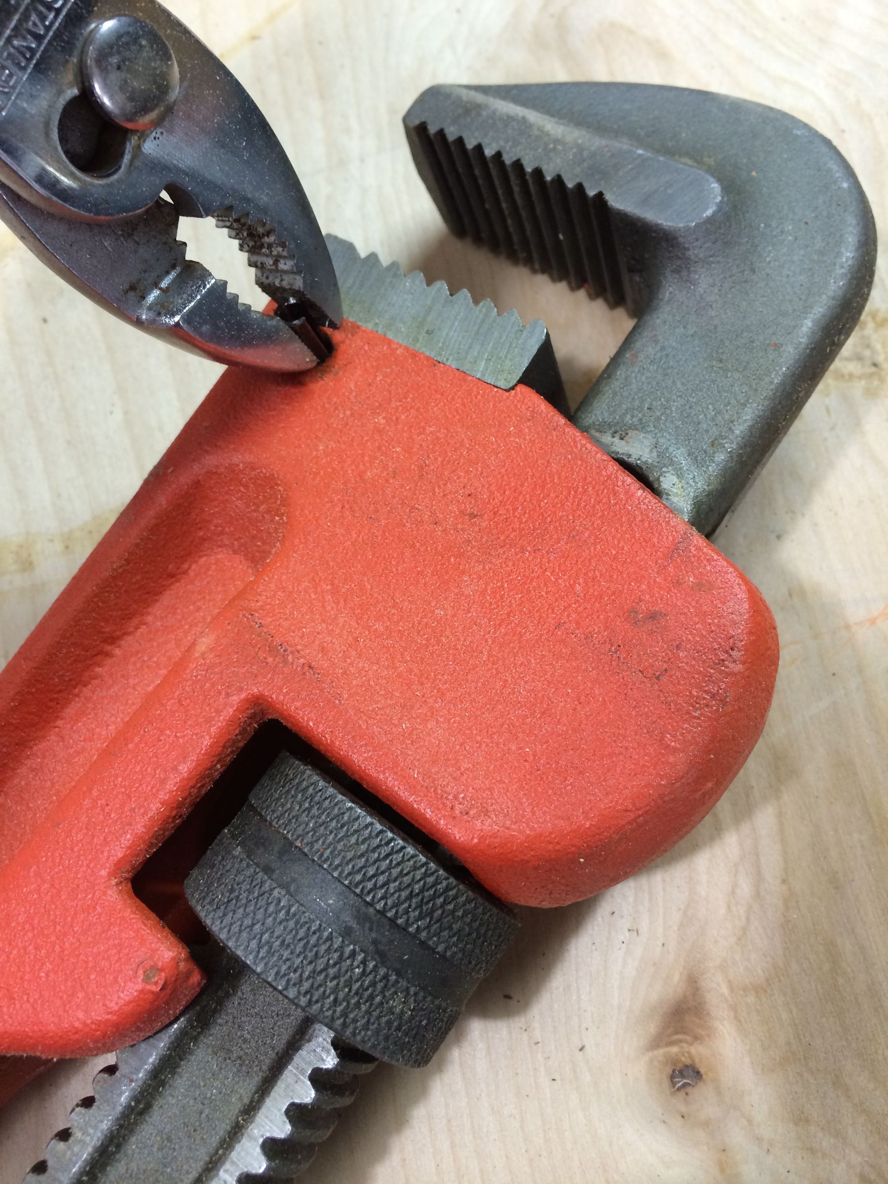 Pipe Wrench Table : 6 Steps (with Pictures) - Instructables