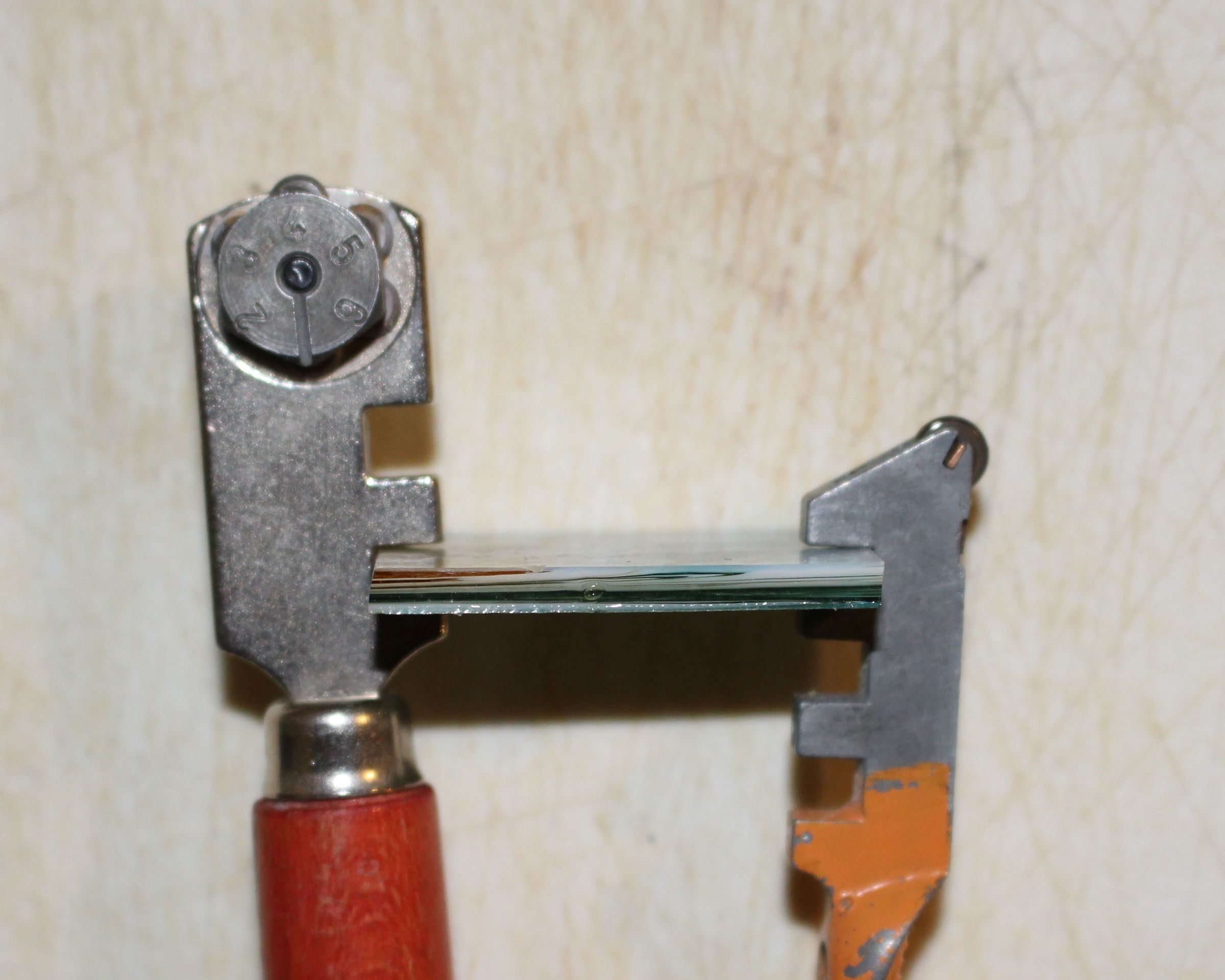 How to CUT GLASS. : 7 Steps (with Pictures) - Instructables