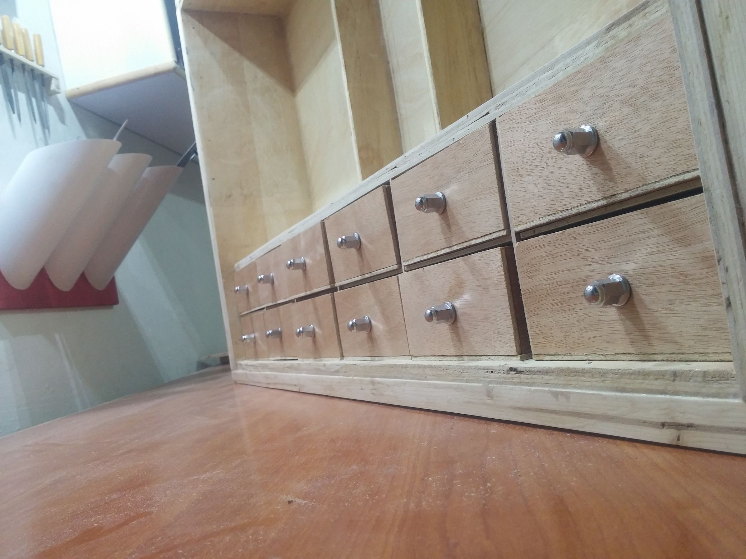 DIY PORTABLE WORK STATION : 13 Steps (with Pictures) - Instructables