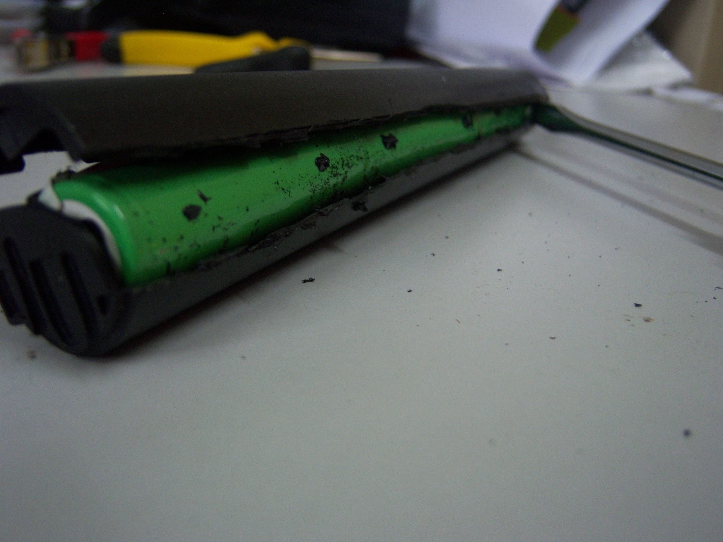 Salvage Lithium Ion Batteries From Laptop Batteries : 5 Steps ...