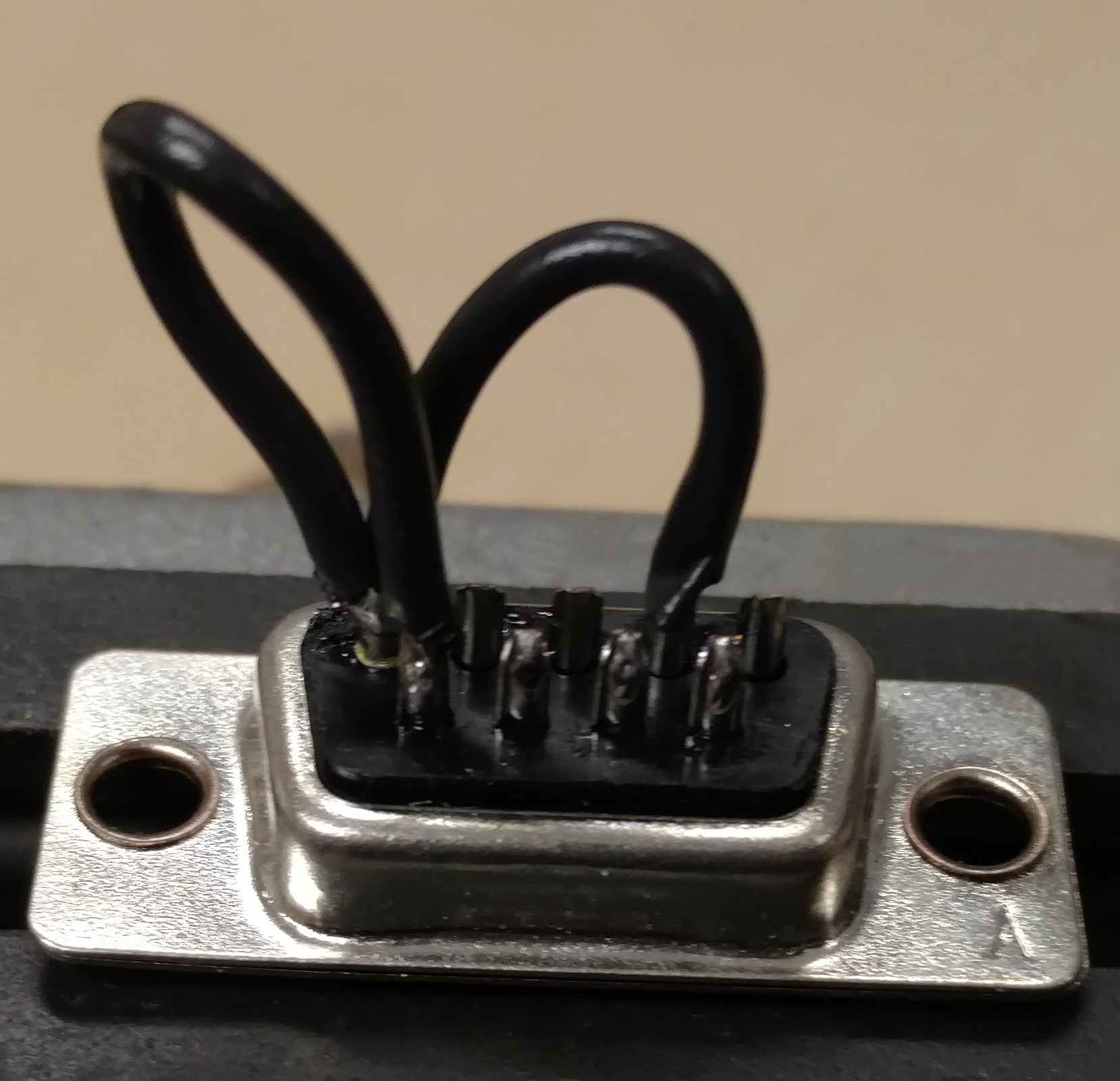 DB-9 RS-232 Loopback Plug: Windows and OS X : 14 Steps (with Pictures ...