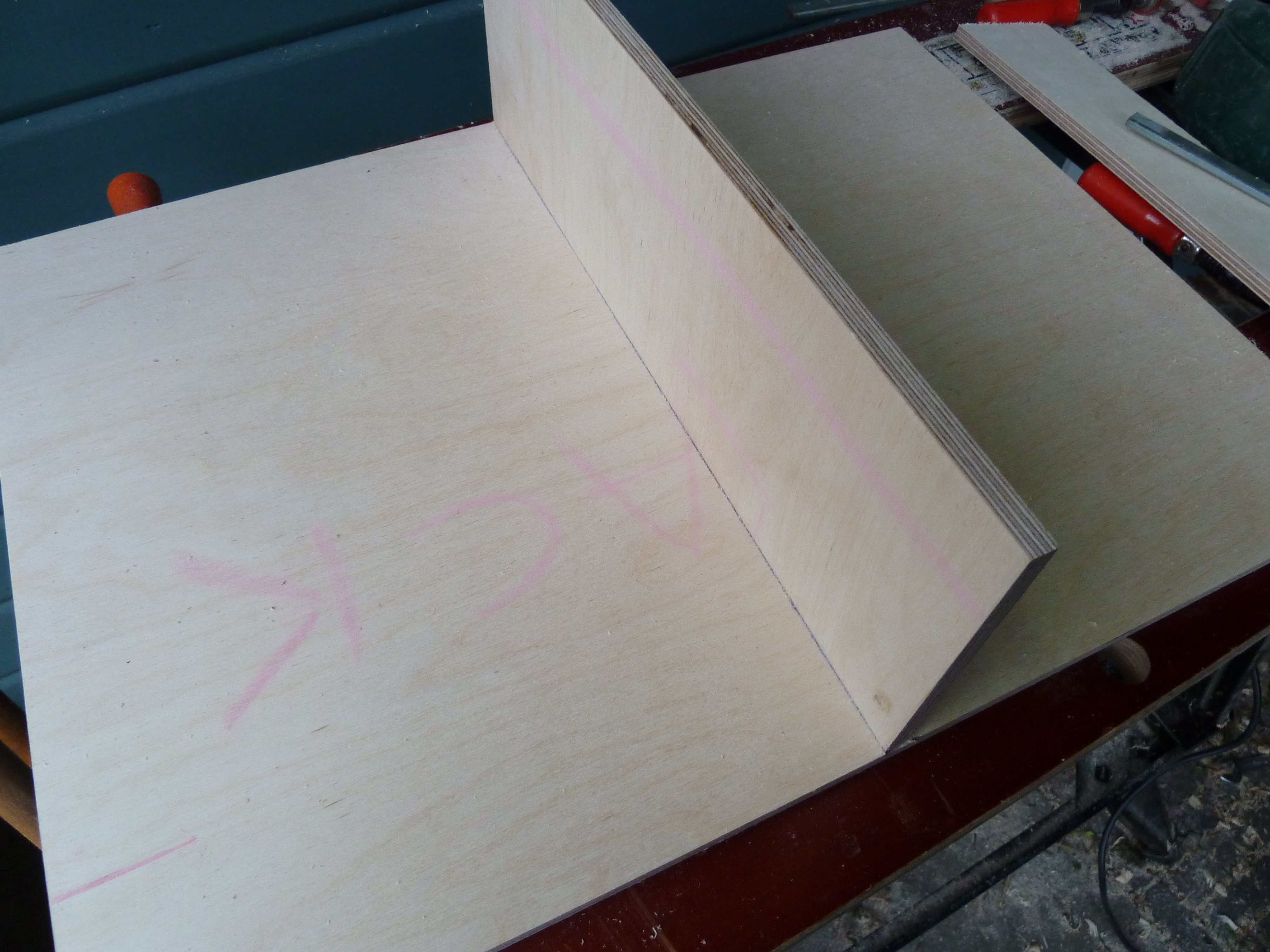 Make a Portable Workstation : 14 Steps (with Pictures) - Instructables