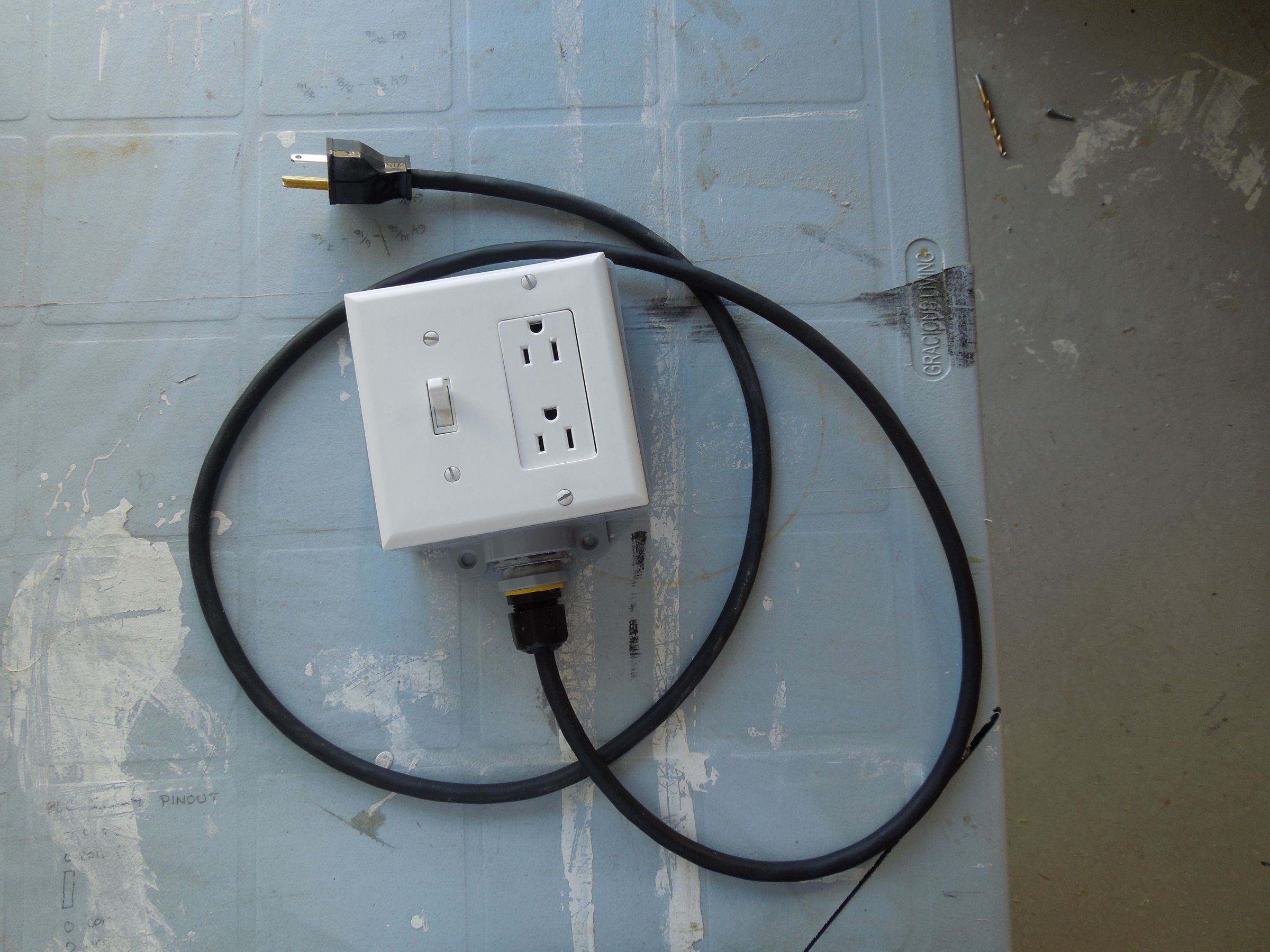 DIY Extension Cord With Built in Switch - Safe, Quick and Simple : 5 ...