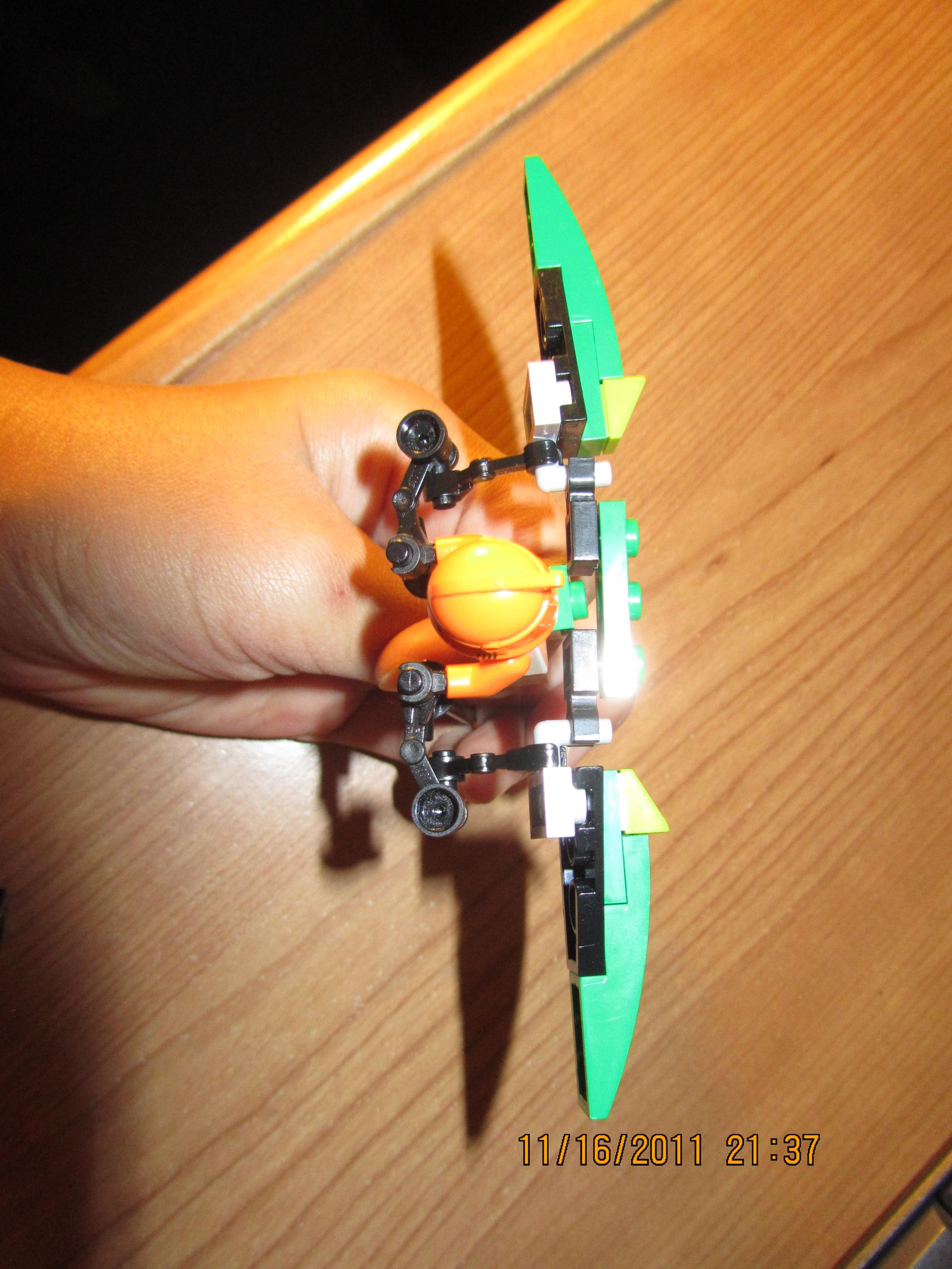 Lego Minifigure Wings : 4 Steps - Instructables