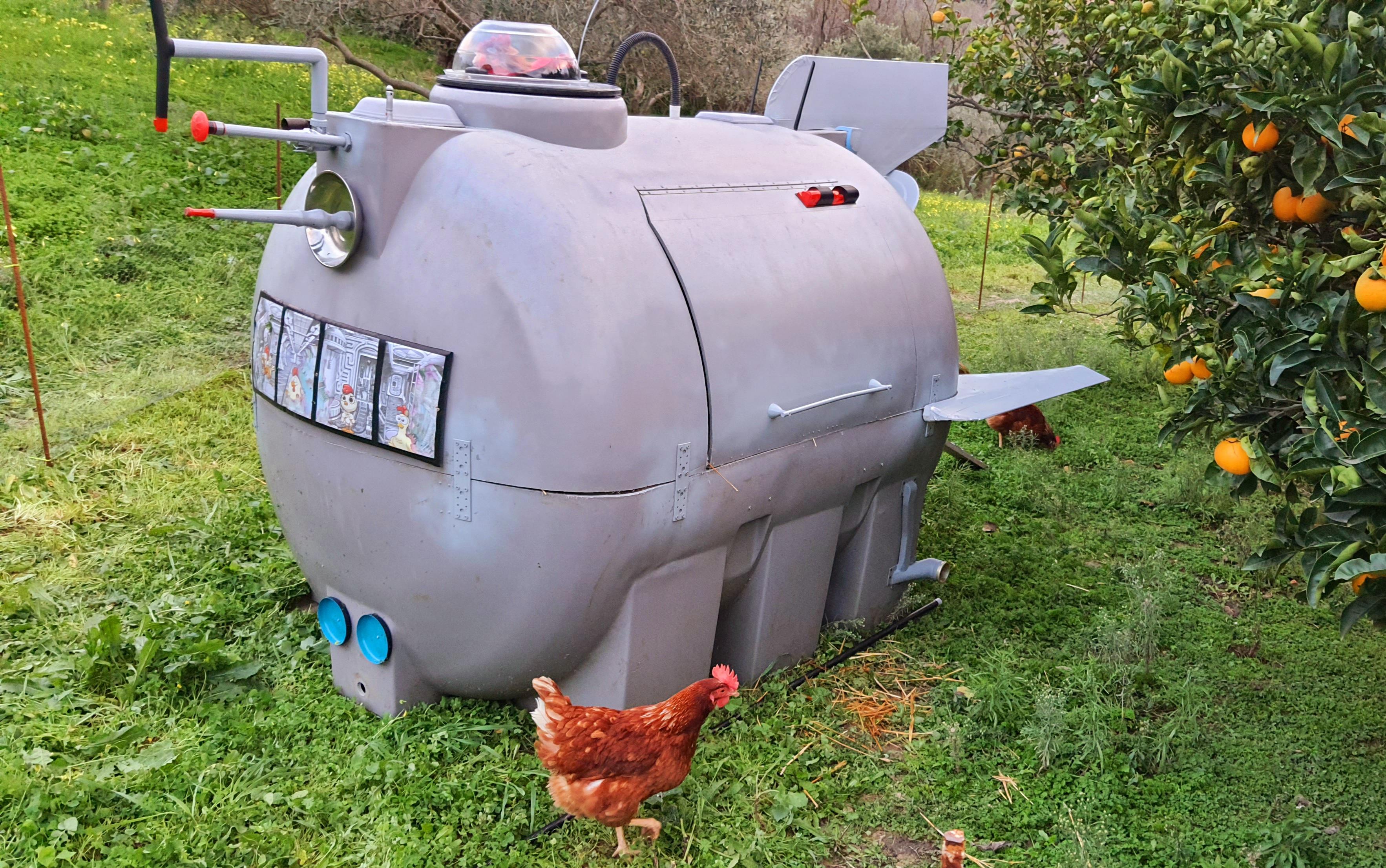 Space Chicken Spaceship Chicken Coop : 12 Steps (with Pictures ...