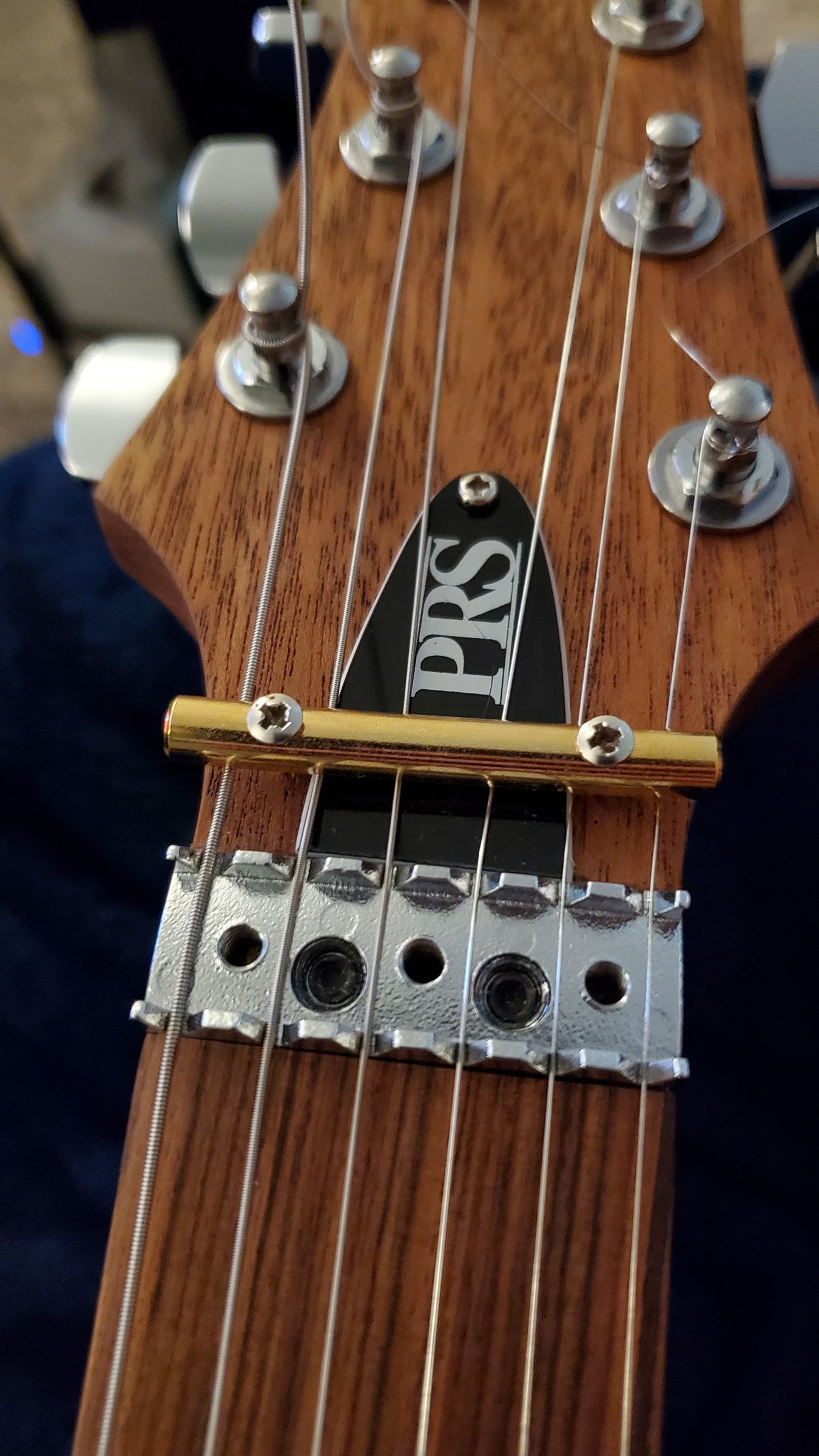 Restring Your Floyd Rose Guitar : 12 Steps (with Pictures) - Instructables