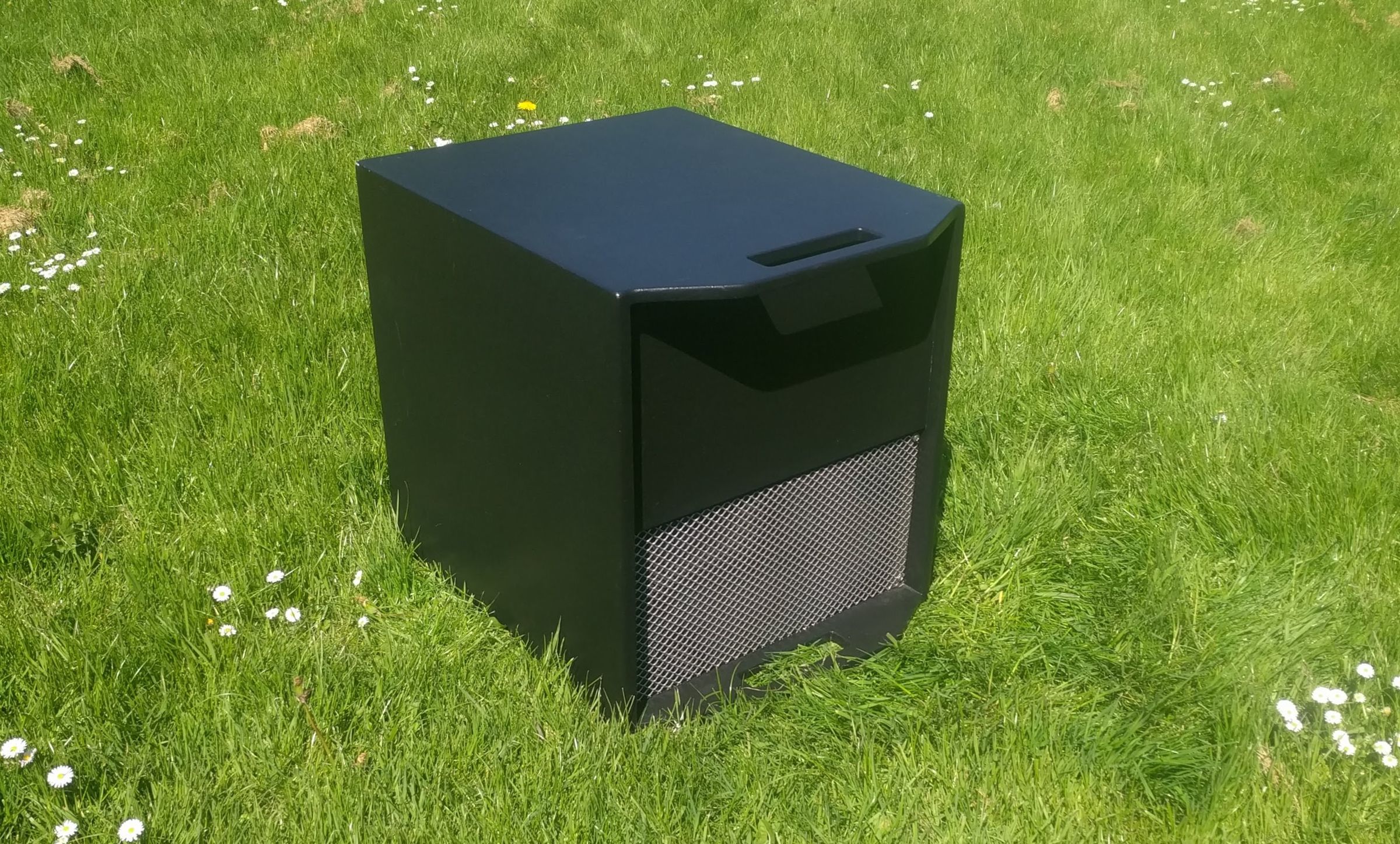 Building a Cubo 18 and Modified Cubo 8 Subwoofer : 5 Steps - Instructables