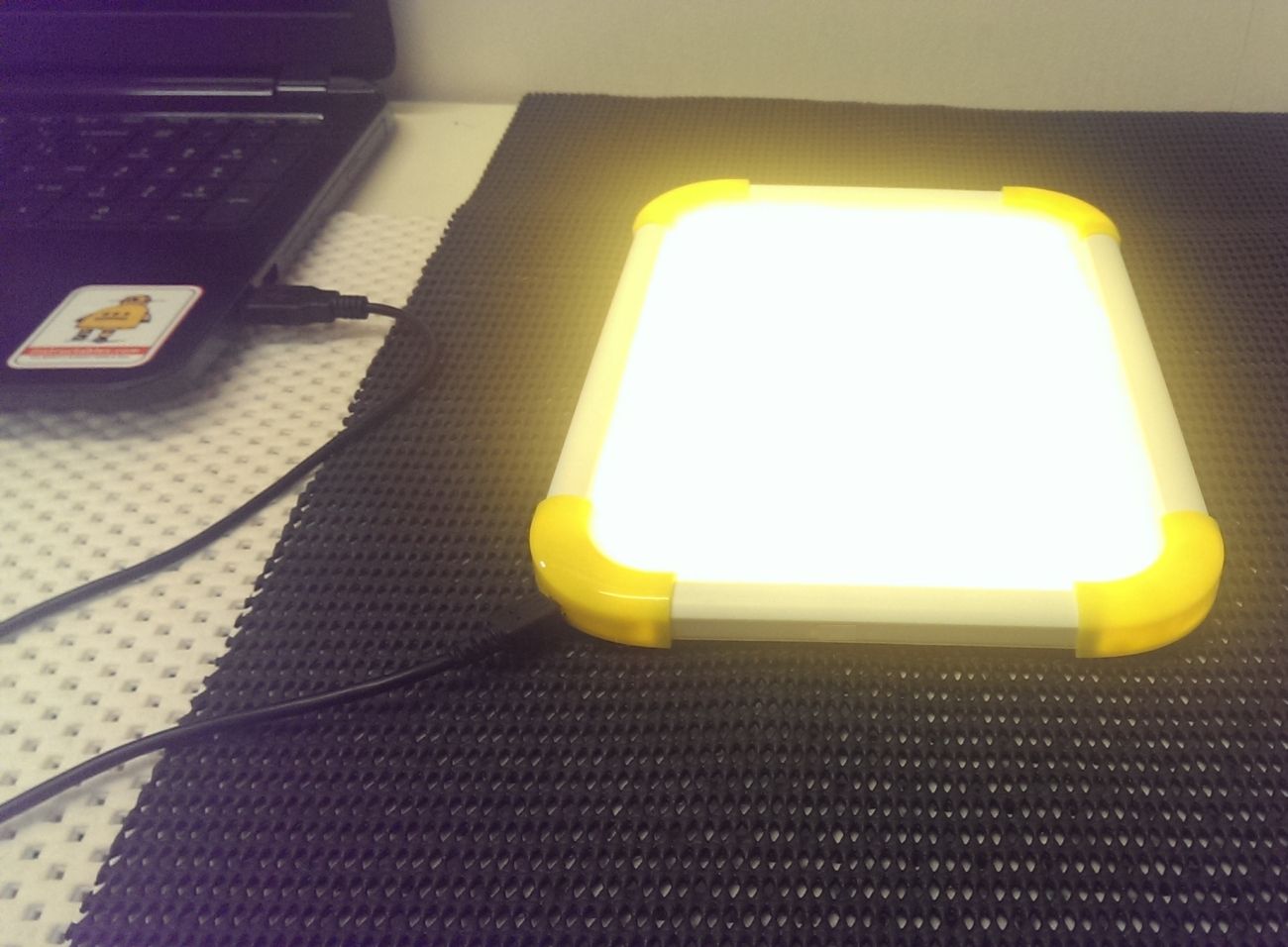USB Powered LED Tracing Light Box : 6 Steps - Instructables