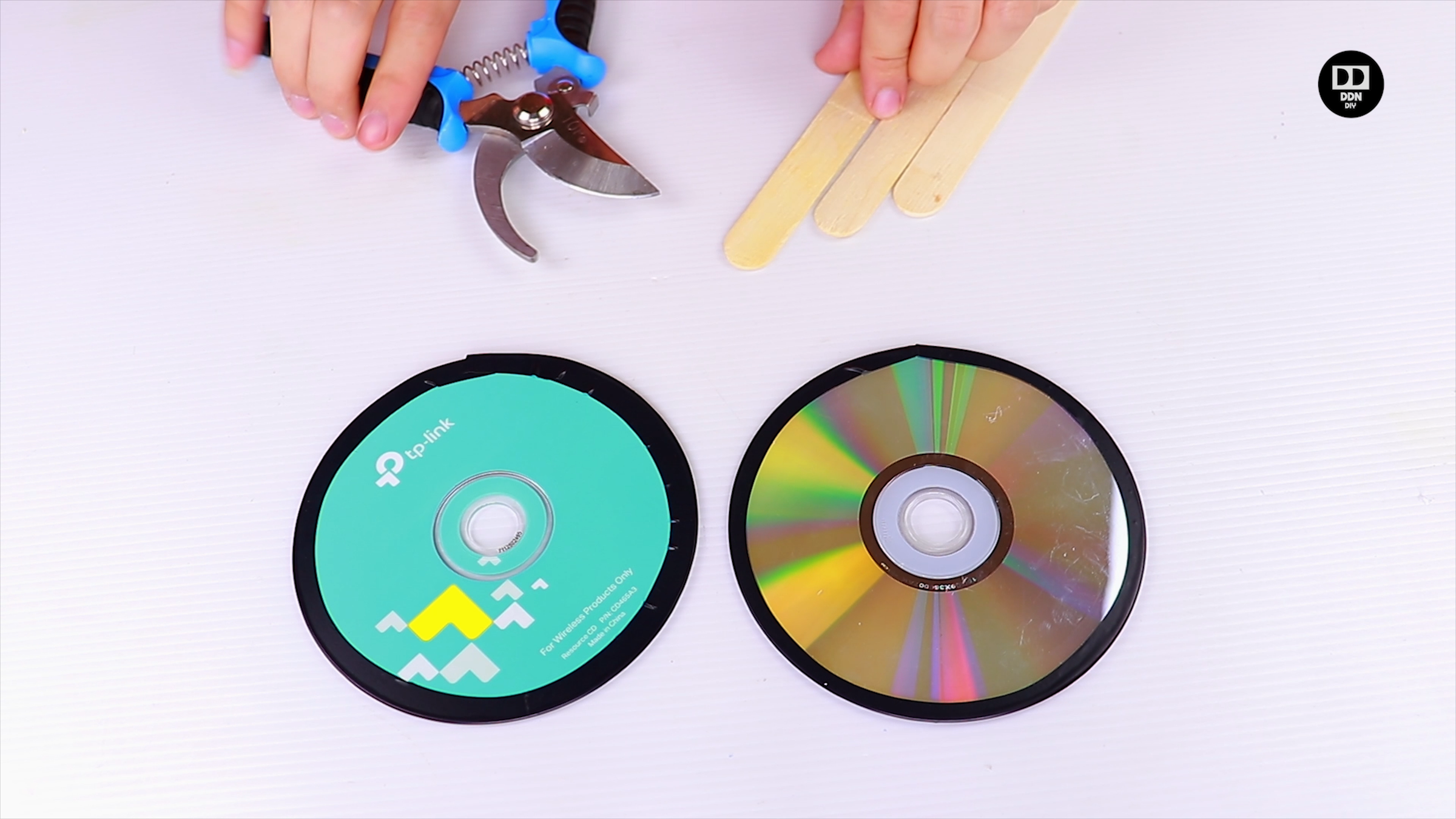 Recycling CDs Into Race Cars : 8 Steps (with Pictures) - Instructables