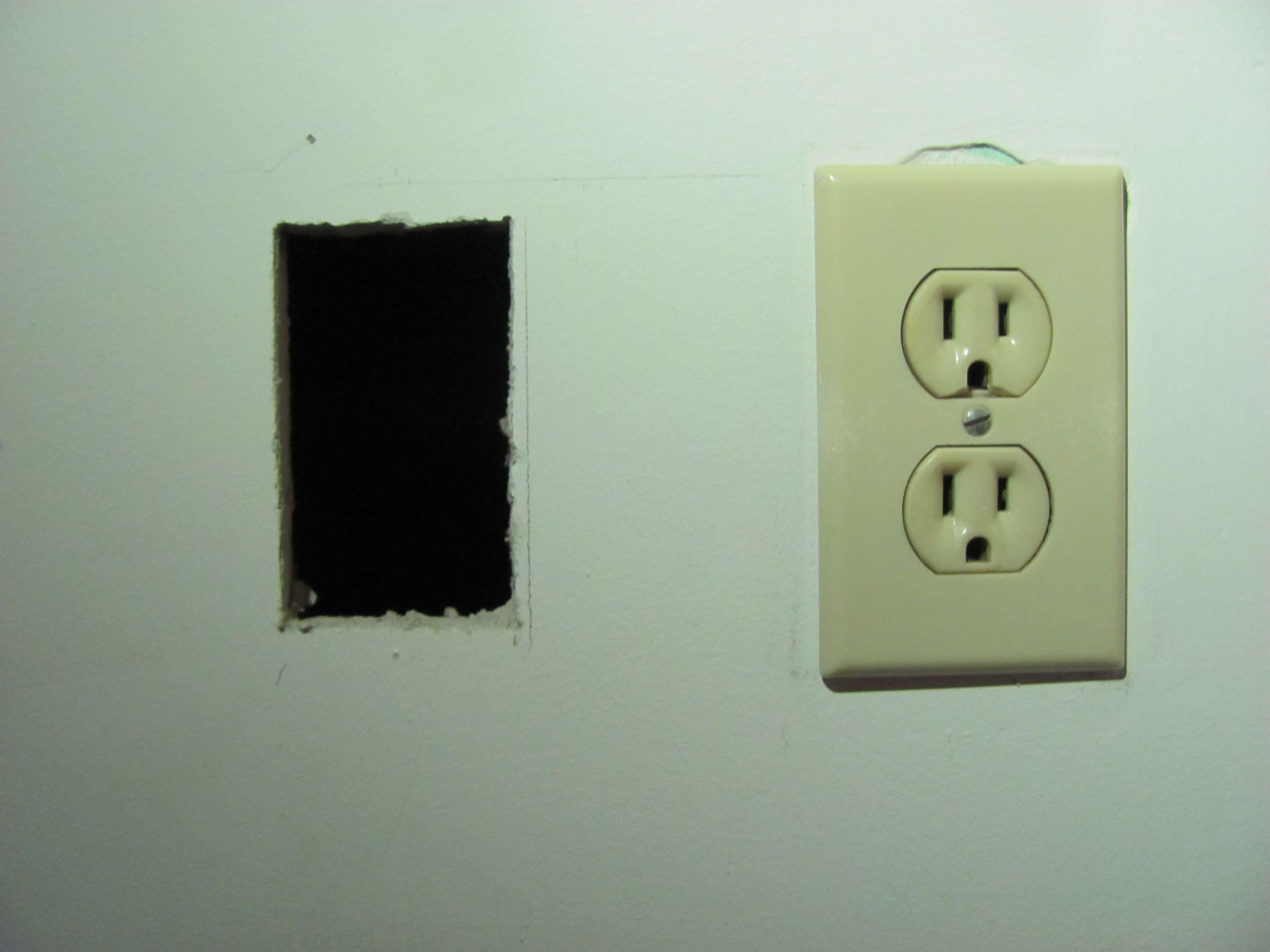 Phone Jack Secret Compartment : 7 Steps (with Pictures) - Instructables