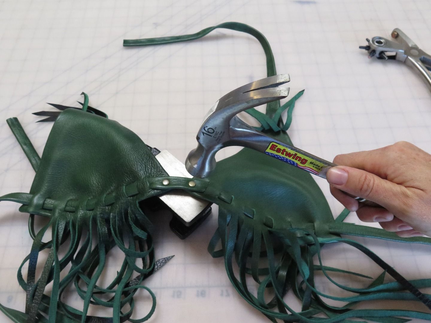 No-Sew Leather Bra : 13 Steps (with Pictures) - Instructables
