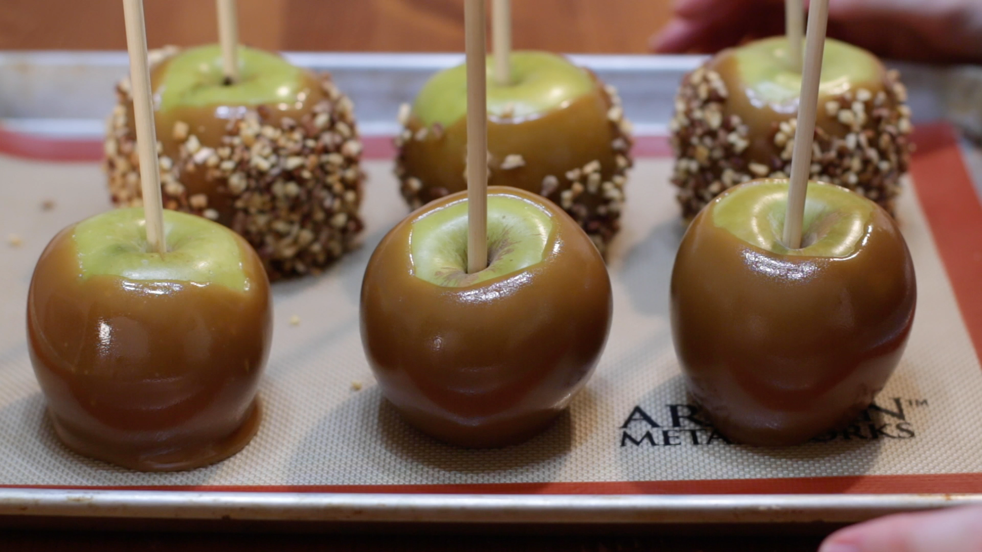 Easy Homemade Caramel Apples : 8 Steps (with Pictures) - Instructables