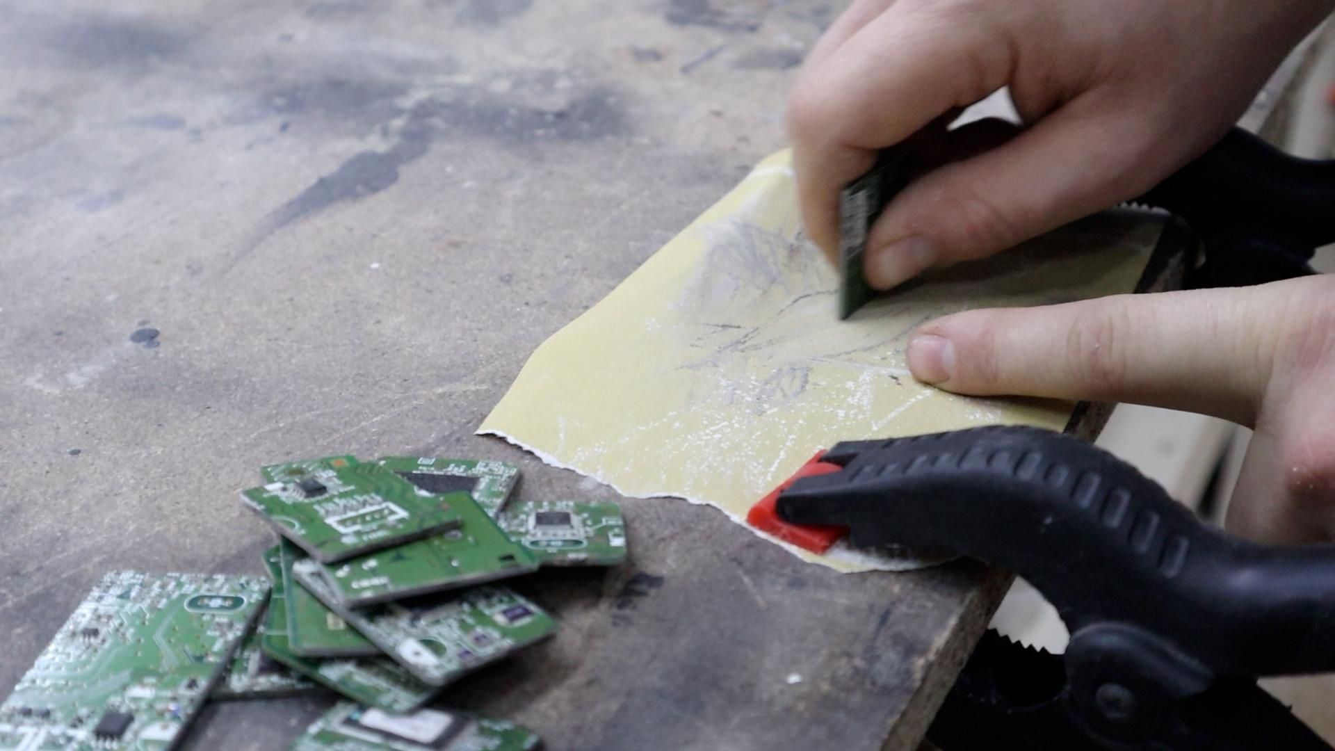 How to Make Beautiful PCB Keyrings From Recycled Printed Circuit Boards ...