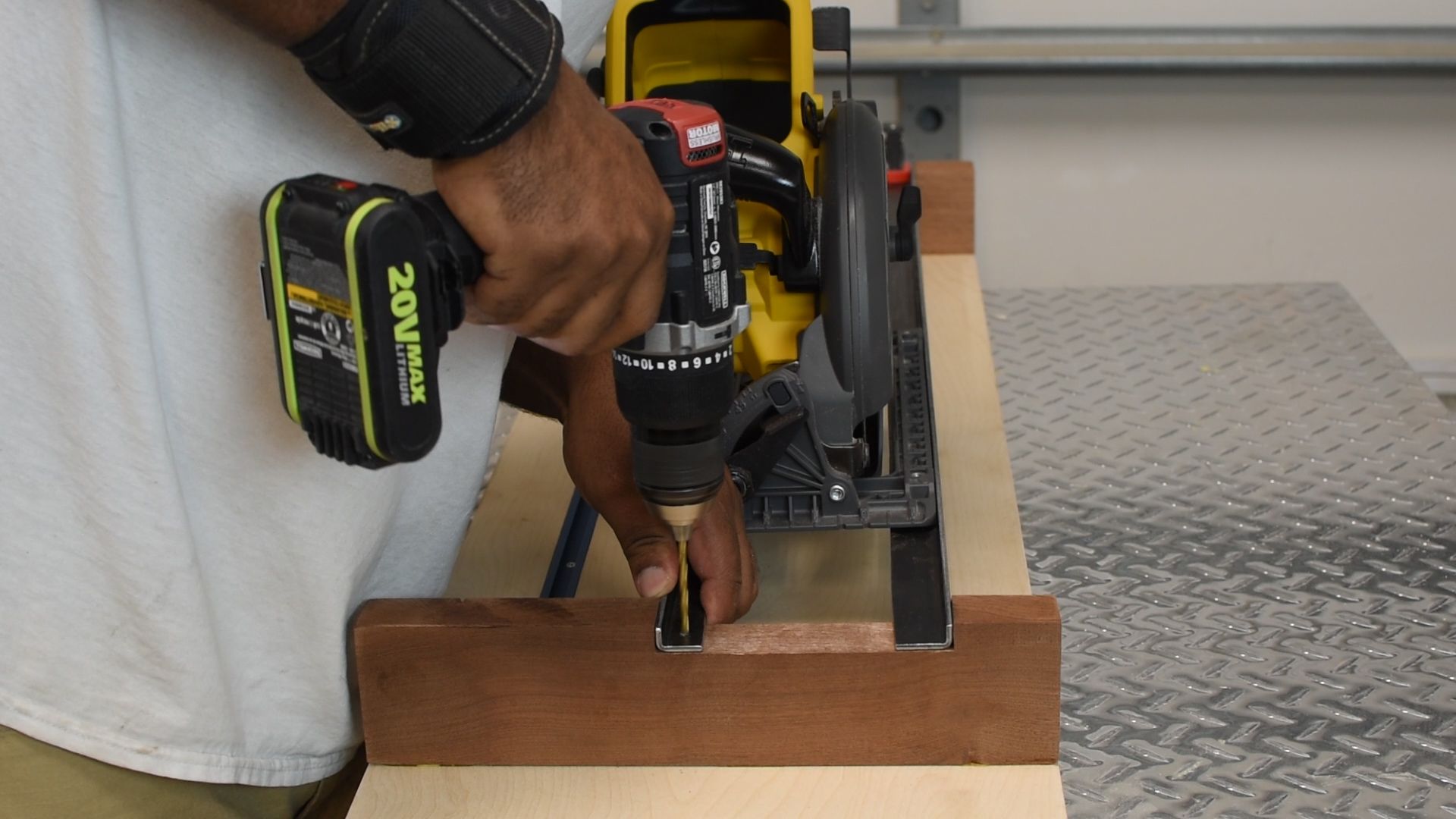How to Make a Circular Saw Crosscut Jig and Router Guide 2 in 1 : 9 ...