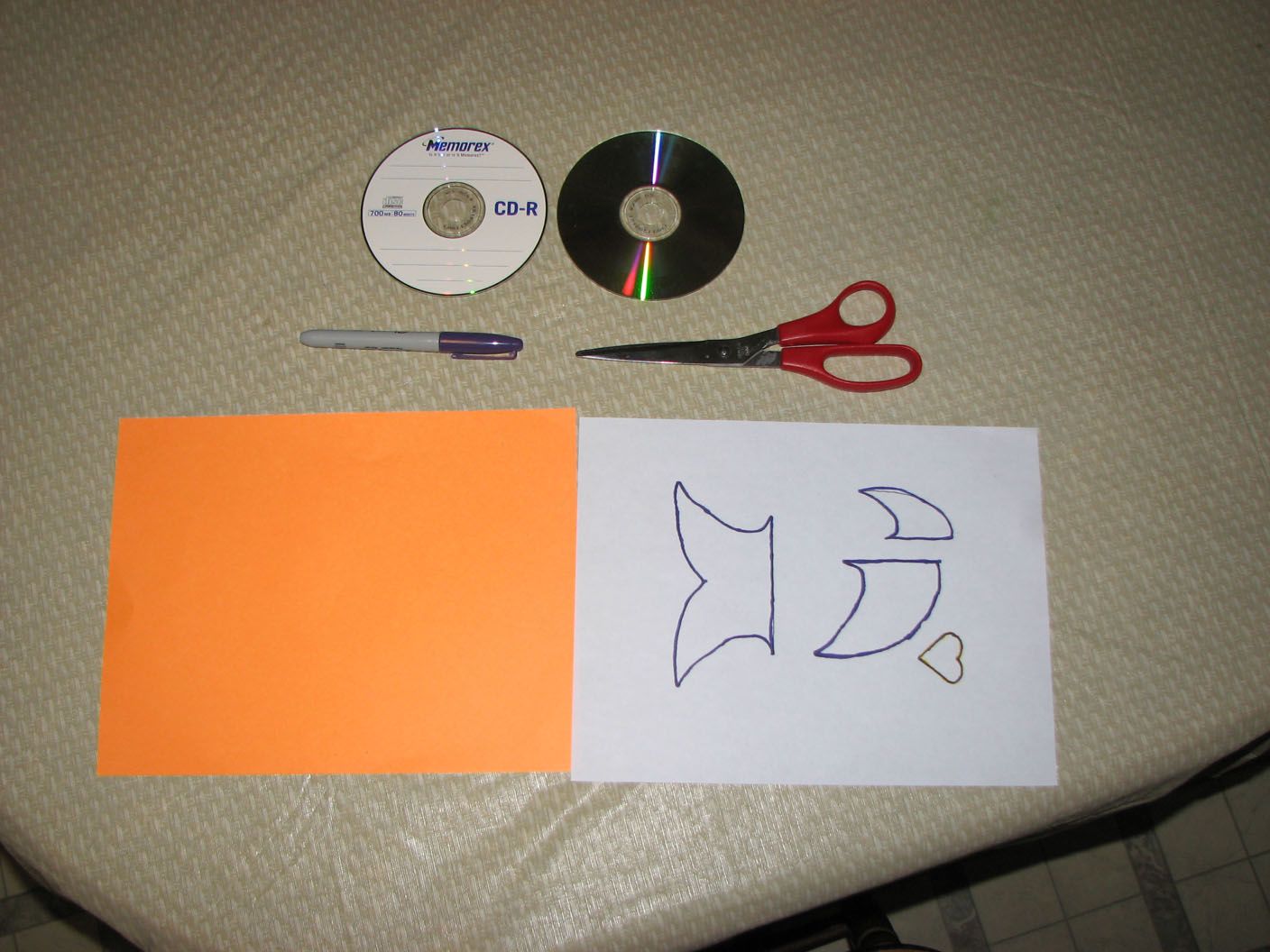 CD ROM Fish Craft : 8 Steps (with Pictures) - Instructables