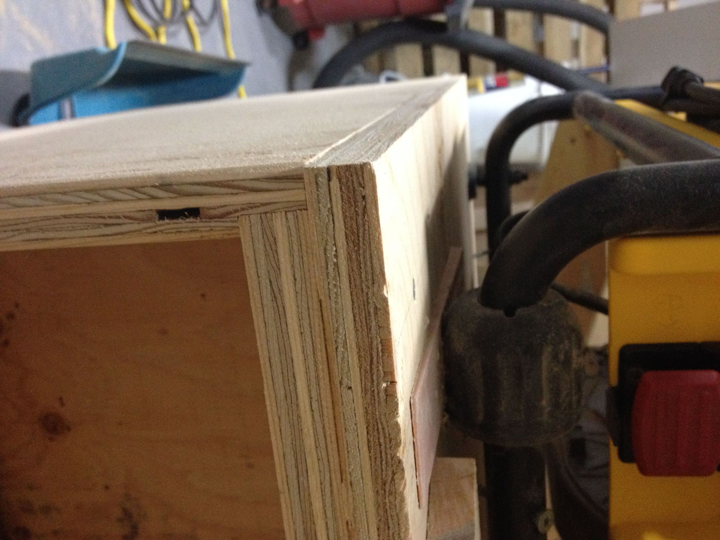 Tablesaw Outfeed Support Workstation With Aux Fence & Storage : 4 Steps ...