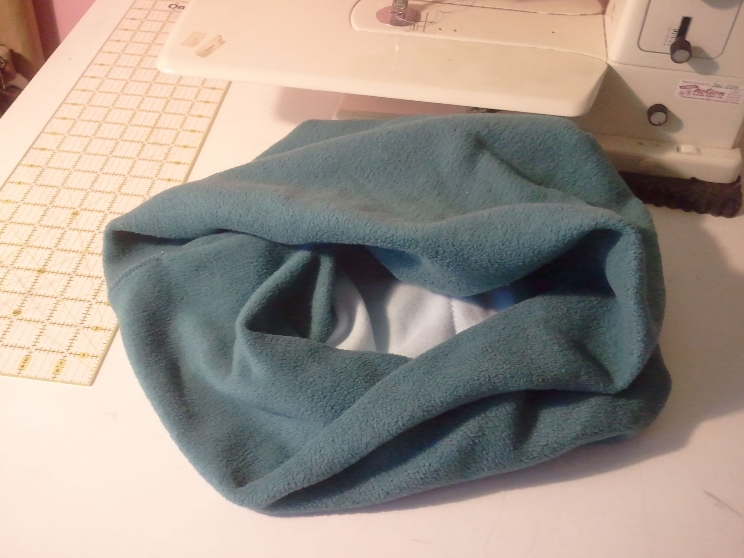 Polar Fleece Dog Nest : 6 Steps - Instructables