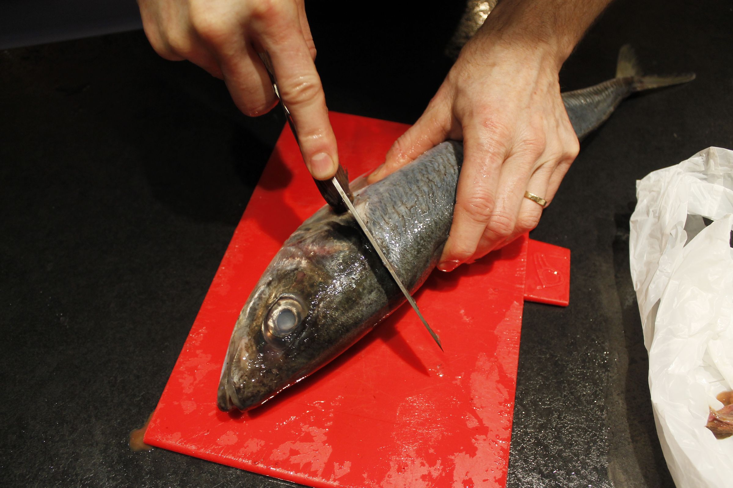 Preparing a Whole Fresh Fish : 7 Steps (with Pictures) - Instructables