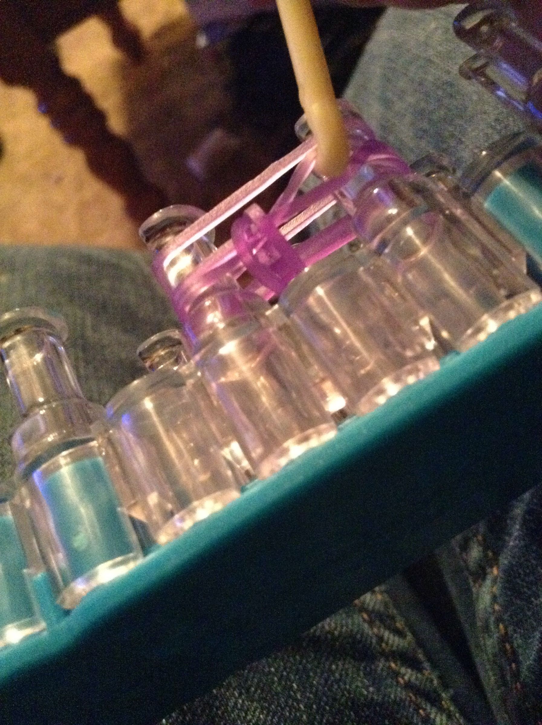 Inverted Fishtail Rainbow Loom : 4 Steps - Instructables