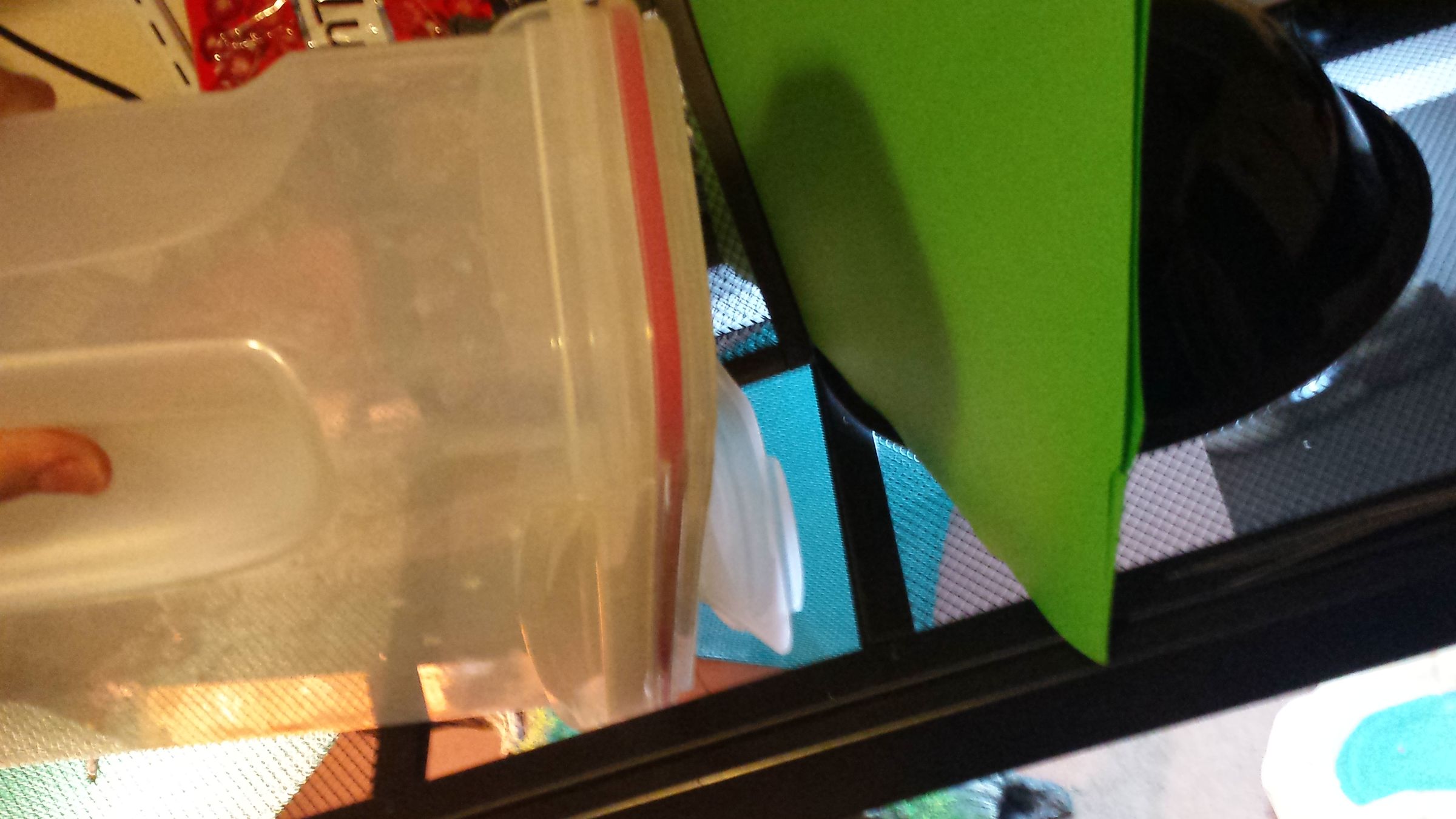 Cricket Storage and Feeding Container : 4 Steps - Instructables