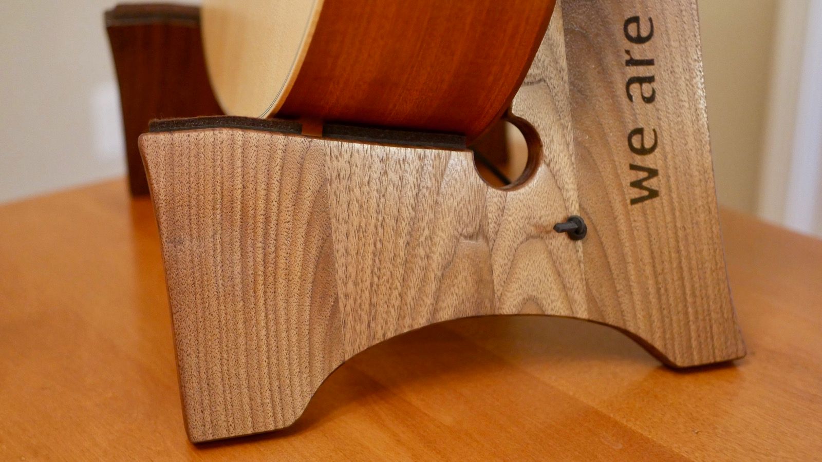 How to Build a DIY Wooden Guitar Stand (Free Template!) : 12 Steps ...