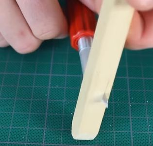 10 Cuts: Working Pliers Carved From Solid Block of Wood : 4 Steps (with ...
