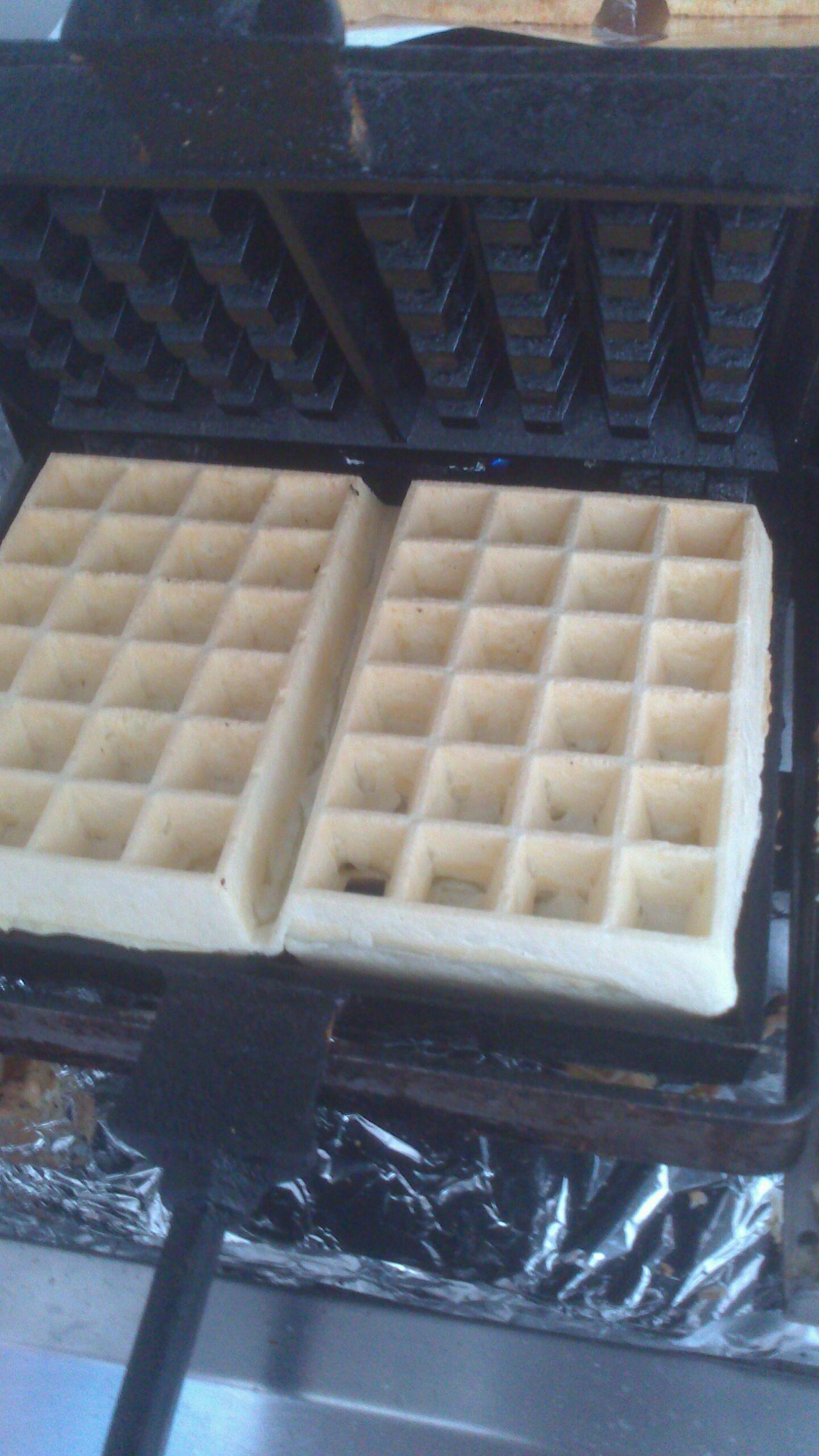 How to Make Industrial Fair Waffles !! : 6 Steps (with Pictures ...