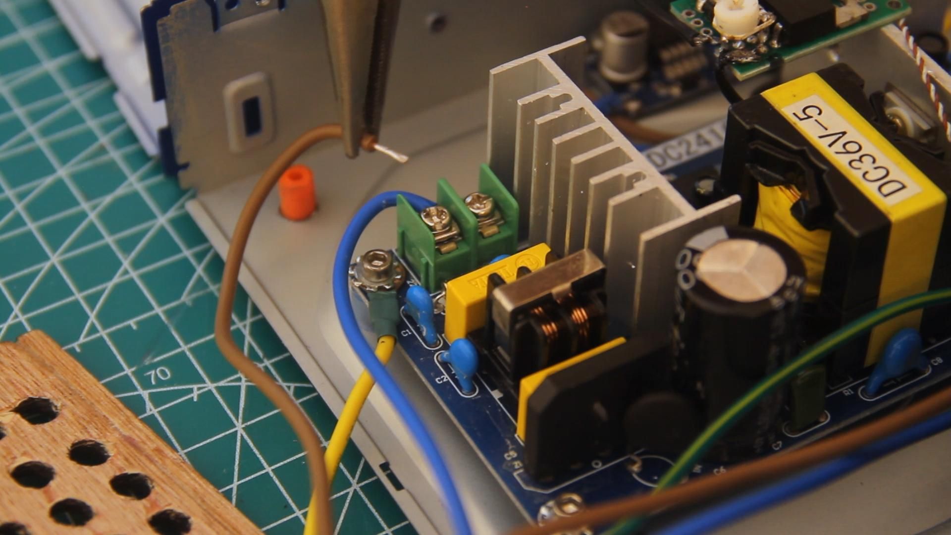 Build a Variable Lab Bench Power Supply : 22 Steps (with Pictures) - Instructables