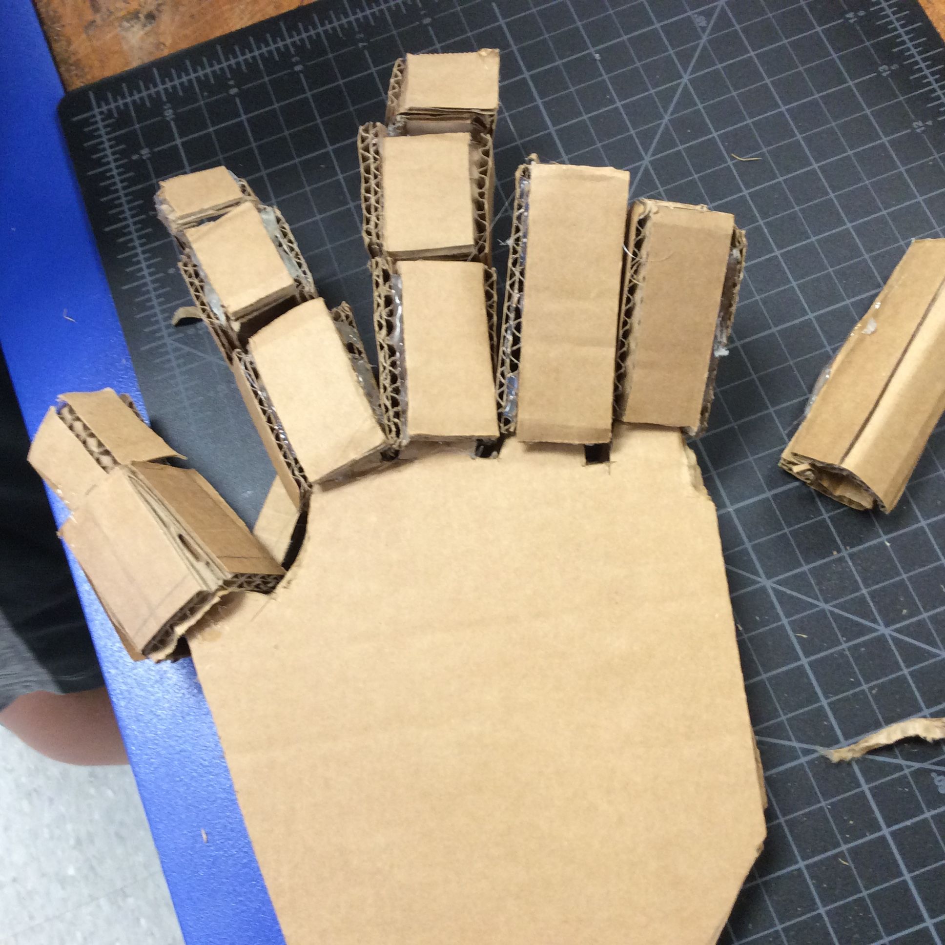 Detailed Cardboard Hand : 4 Steps - Instructables