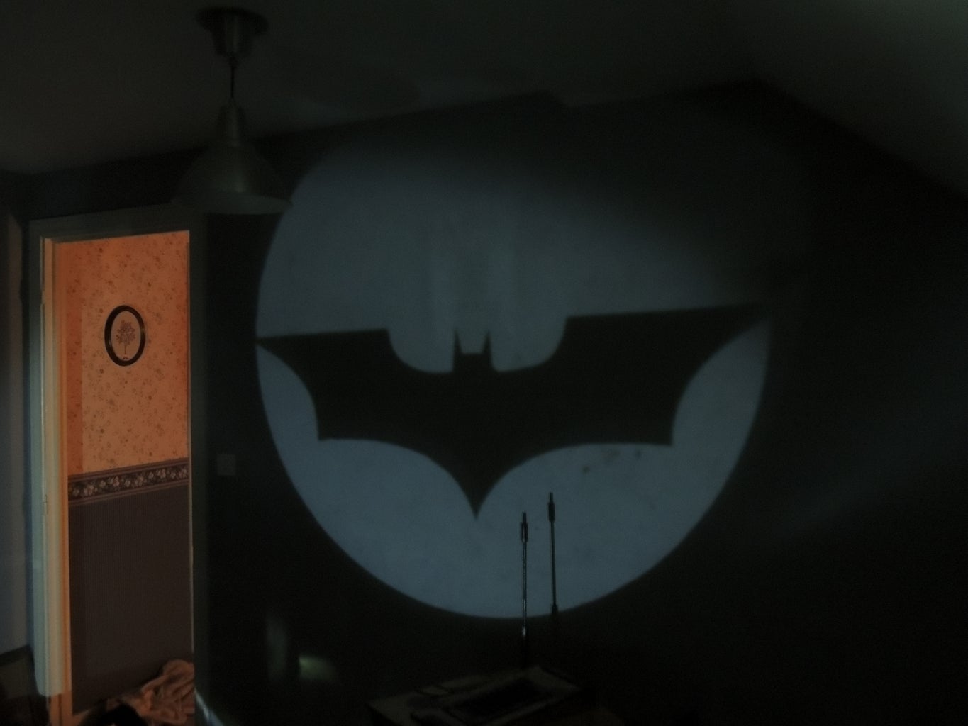 How to Make a BAT-signal : 8 Steps (with Pictures) - Instructables how-to-make-a-bat-signal-8-steps-with-pictures-instructables