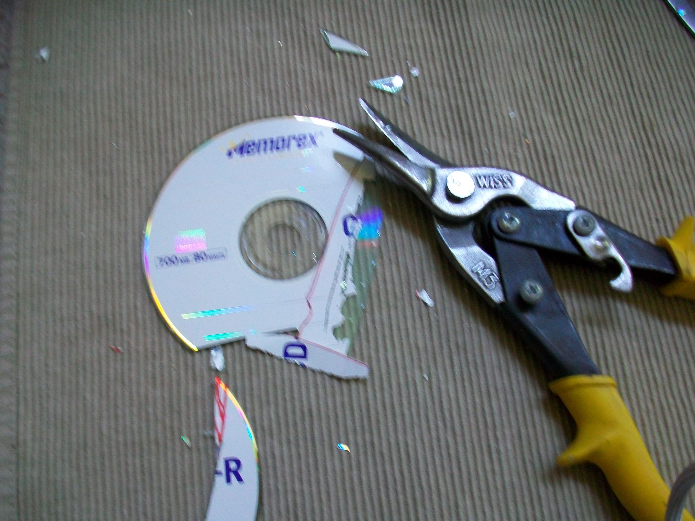 Make a Realistic Prop/Fake Knife : 6 Steps - Instructables