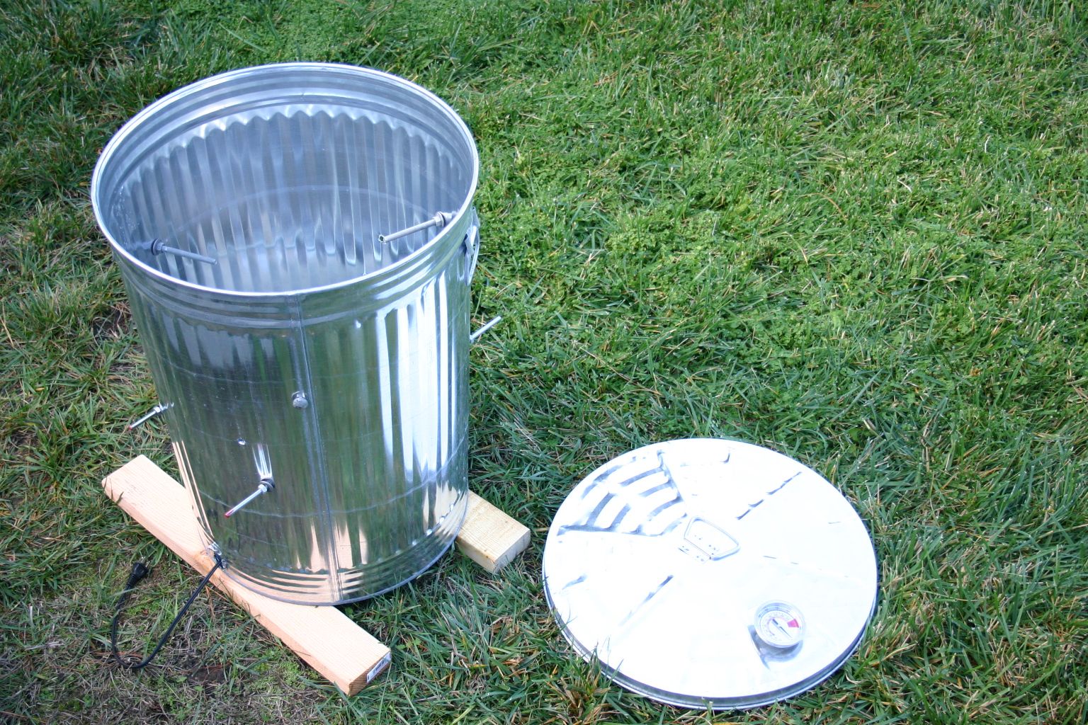 Garbage Can Turkey Smoker : 8 Steps (with Pictures) - Instructables