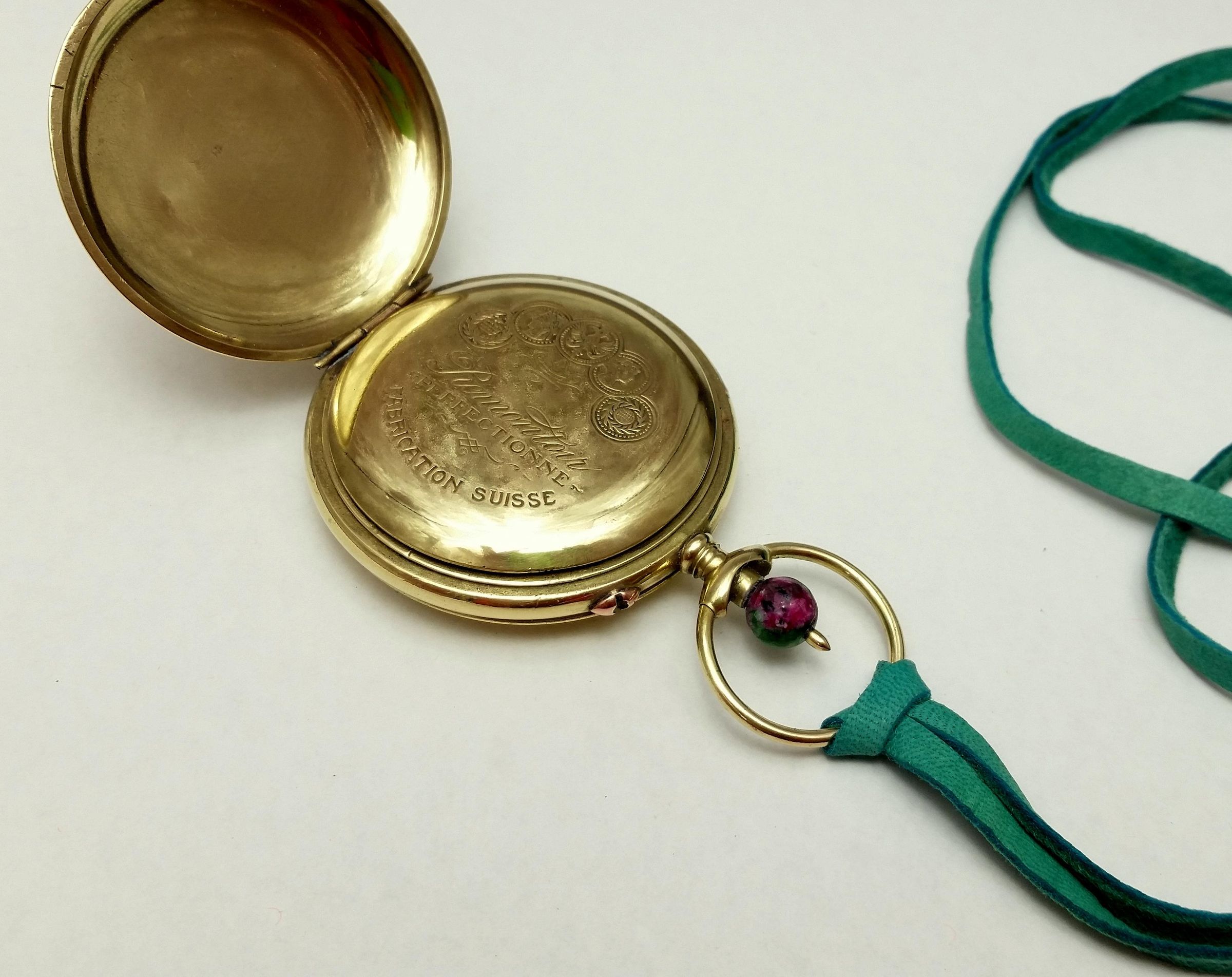 Transform an Old Broken Pocket Watch Into a Beautiful Trinket! : 11 ...