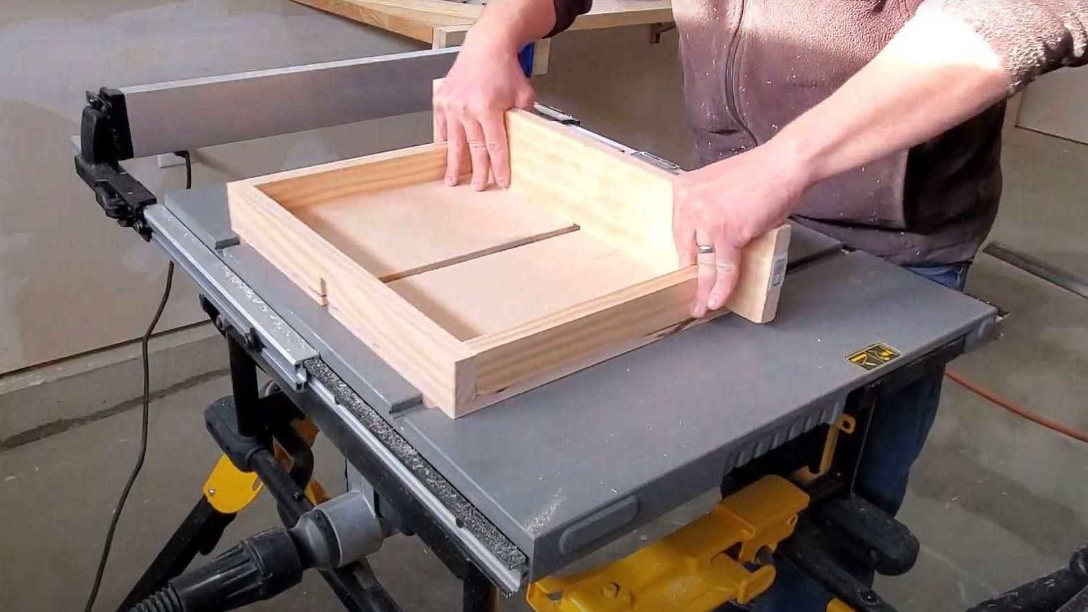 Easy Box Joint Jig | Quick Box Joints in Your Table Saw : 11 Steps ...