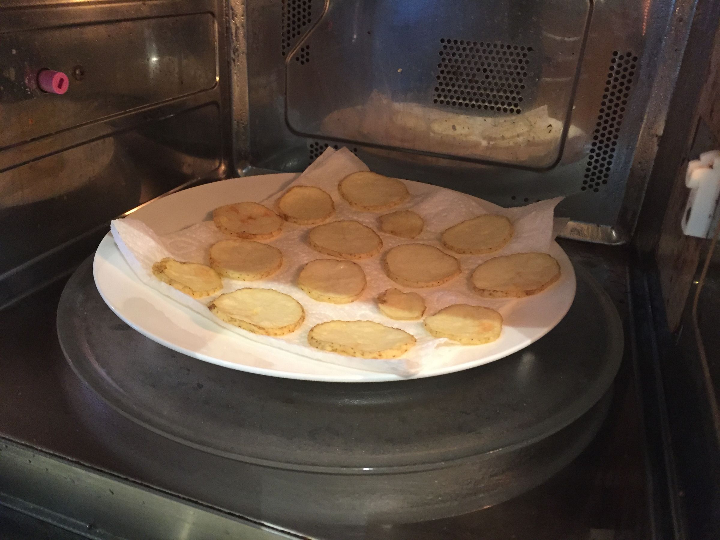 Microwave Potato Chips (Crisps) : 8 Steps (with Pictures) - Instructables