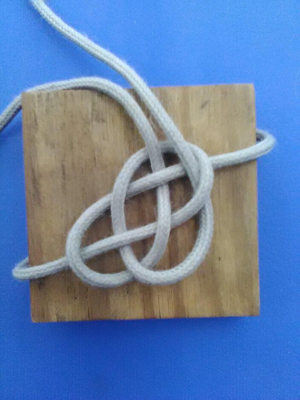 Carrick Bend Loop : 7 Steps - Instructables