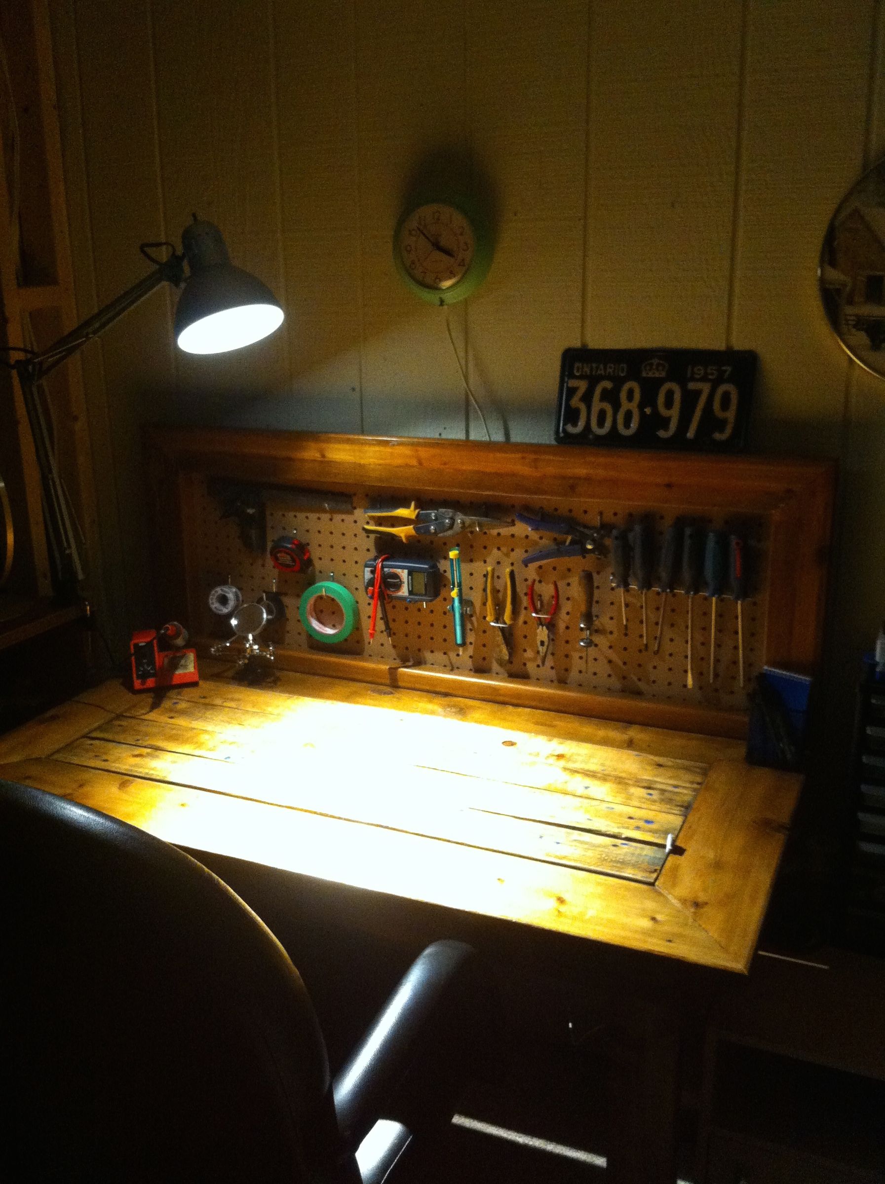 Maker/Work Bench From Scrap Wood : 9 Steps (with Pictures) - Instructables