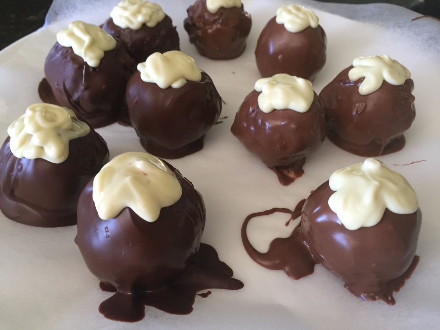 Chocolate Cake 'Christmas Pudding' Balls : 5 Steps (with Pictures ...